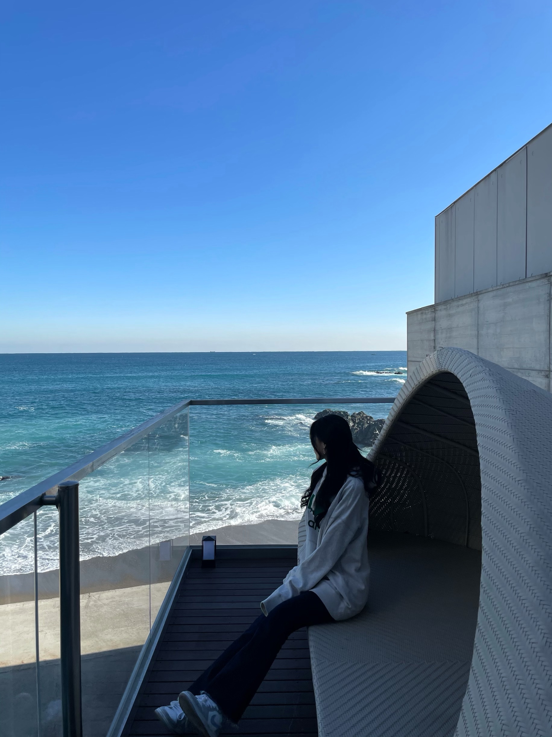 📍insta: @hai... (@hailey_.hk) 님의 게시물 | KREAM