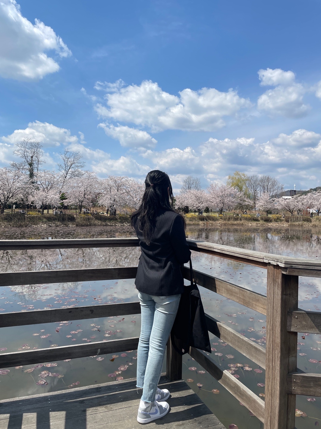 hyeon (@_.hyeon) 님의 게시물 | KREAM