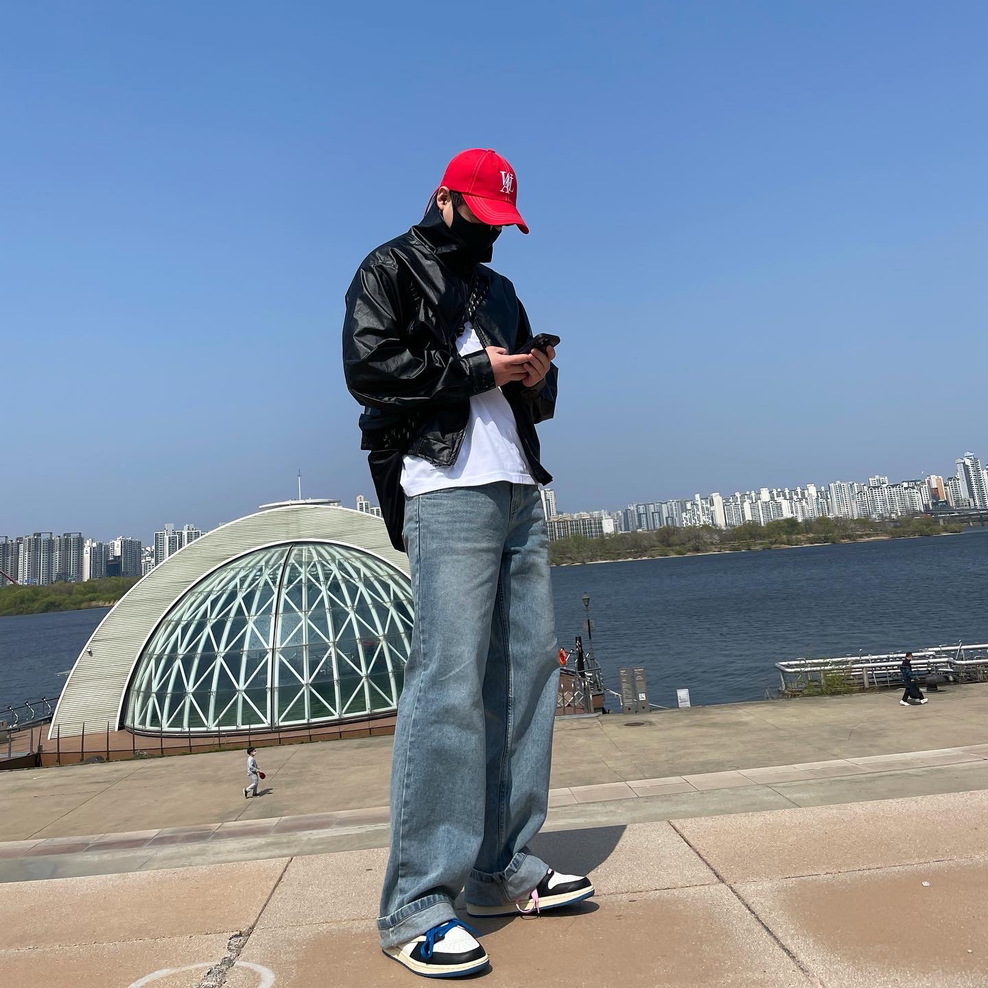 버미 (@beom_ing) 님의 게시물 | KREAM