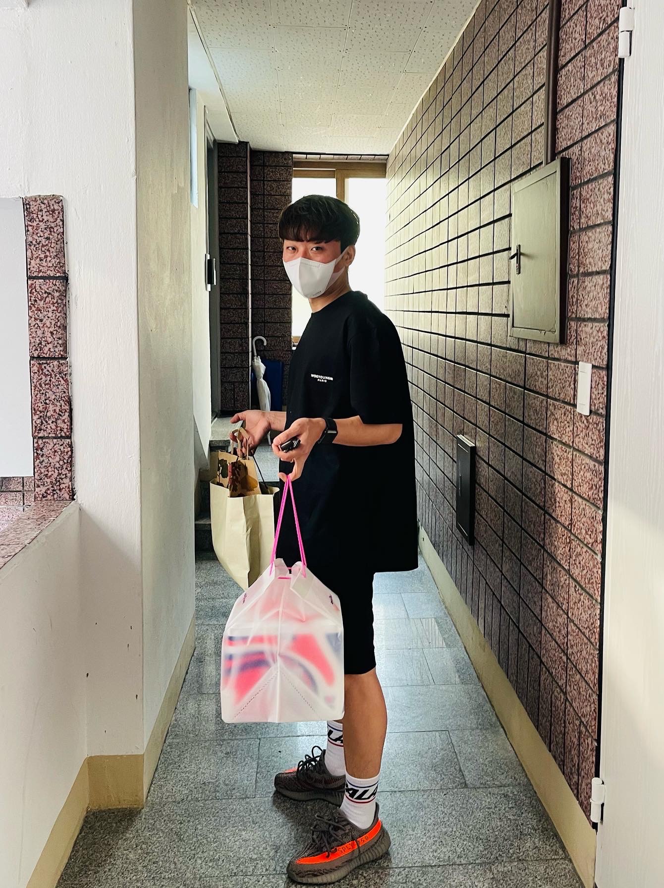 ️건지 (@conchoco) 님의 게시물 | KREAM