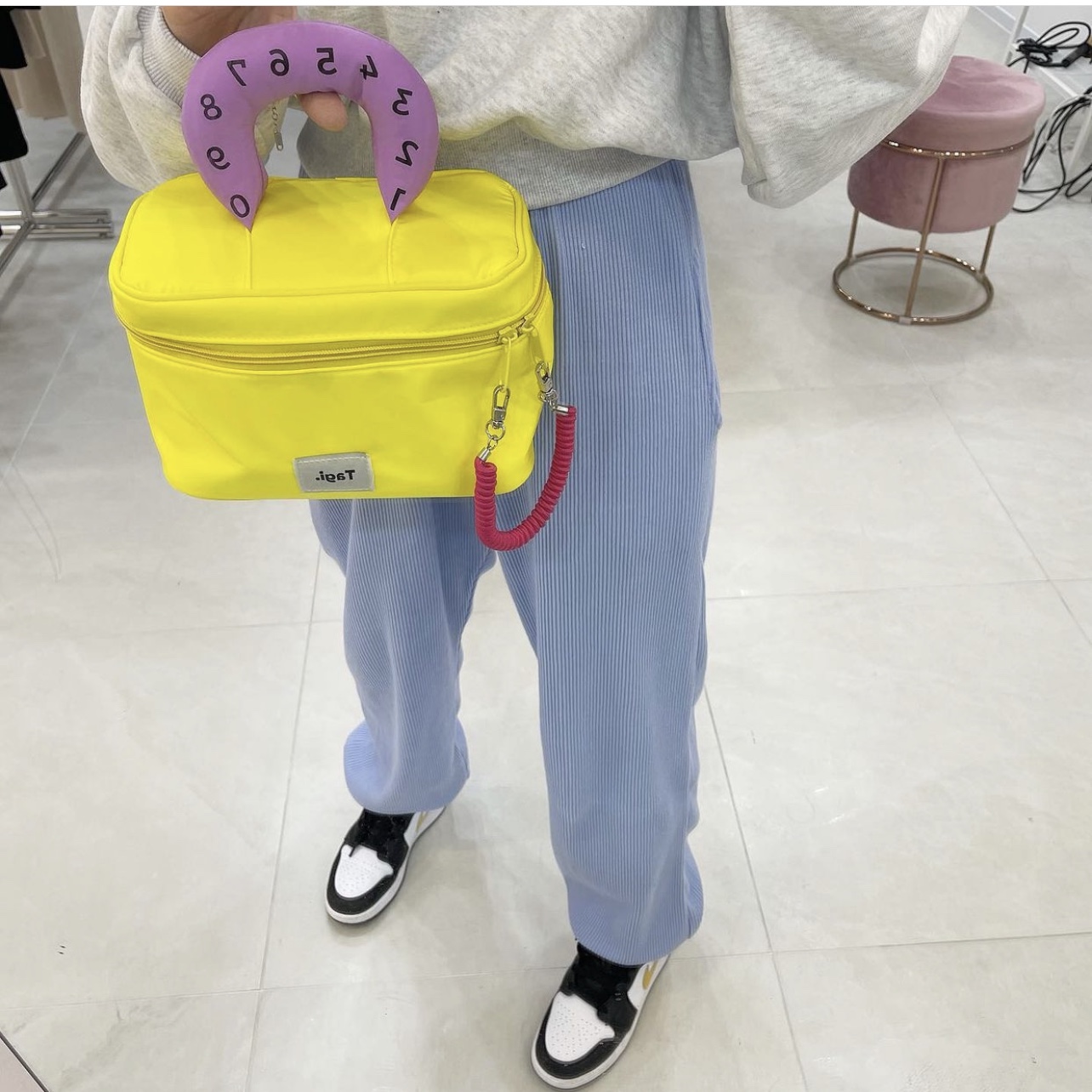 👟🛒🛍🤍 (@o.l.yj) 님의 게시물 | KREAM