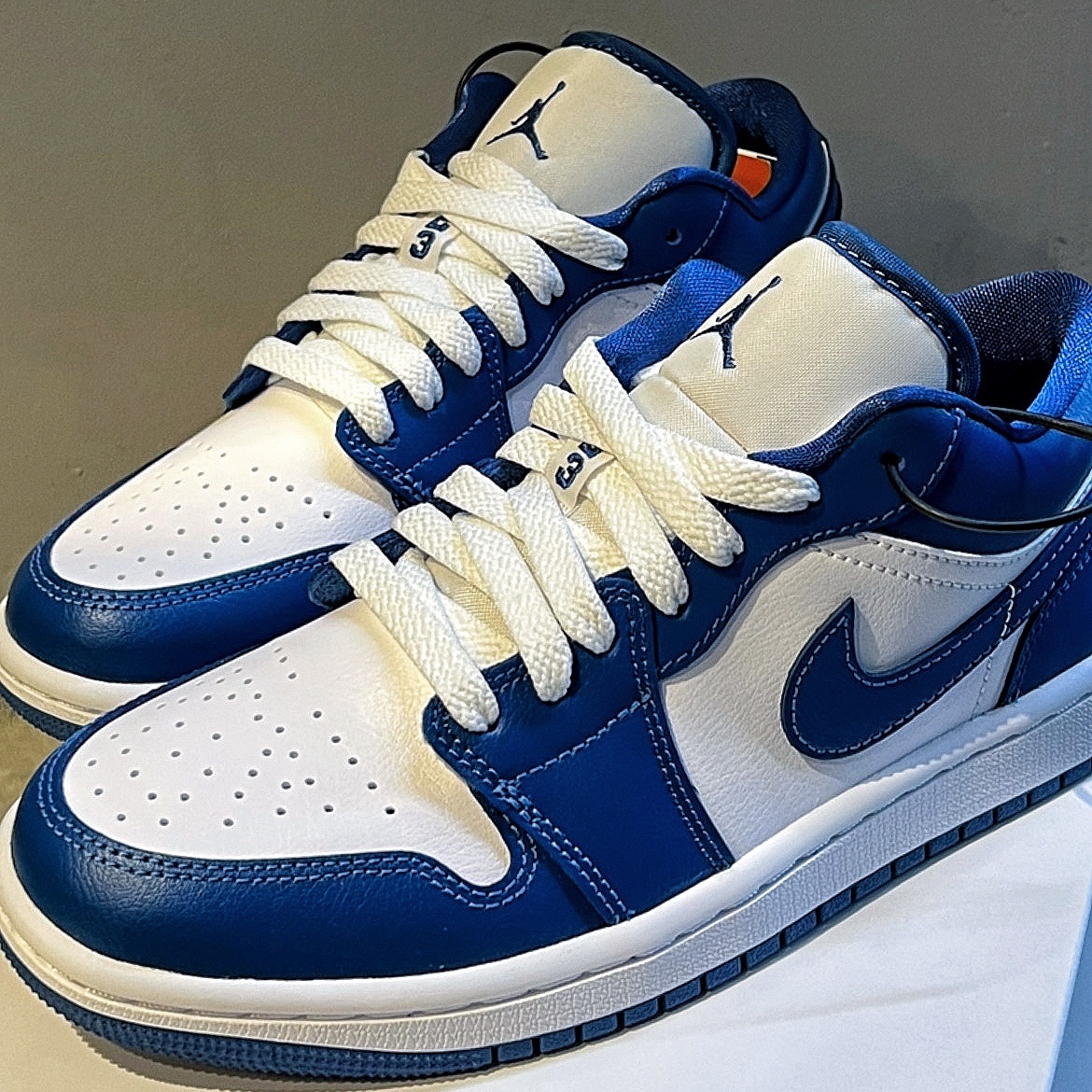 (@s0_hx.x) 님의 게시물 | KREAM