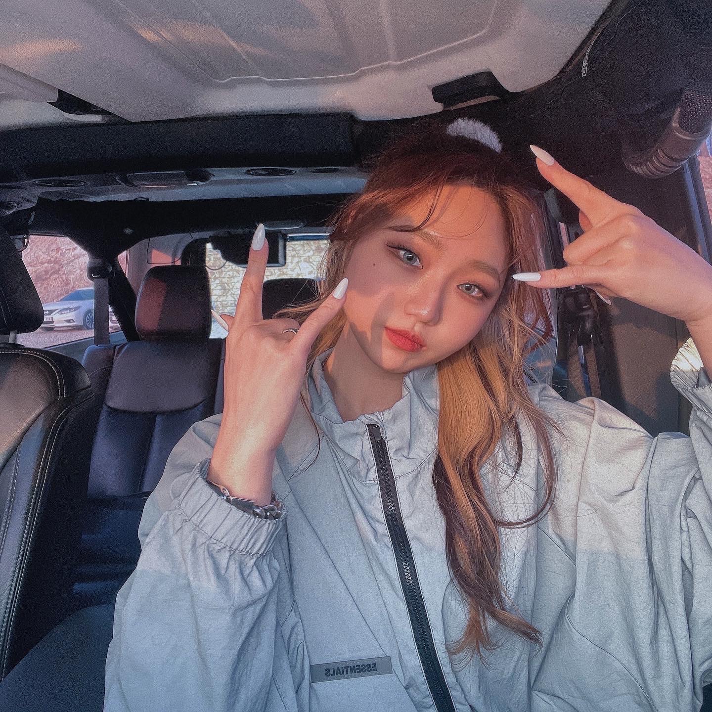 두나 (@_d2_n4) 님의 게시물 | KREAM