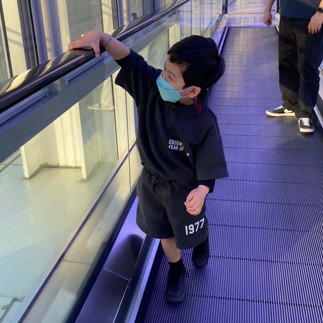 (Kids) Essentials Sho... STYLE | KREAM