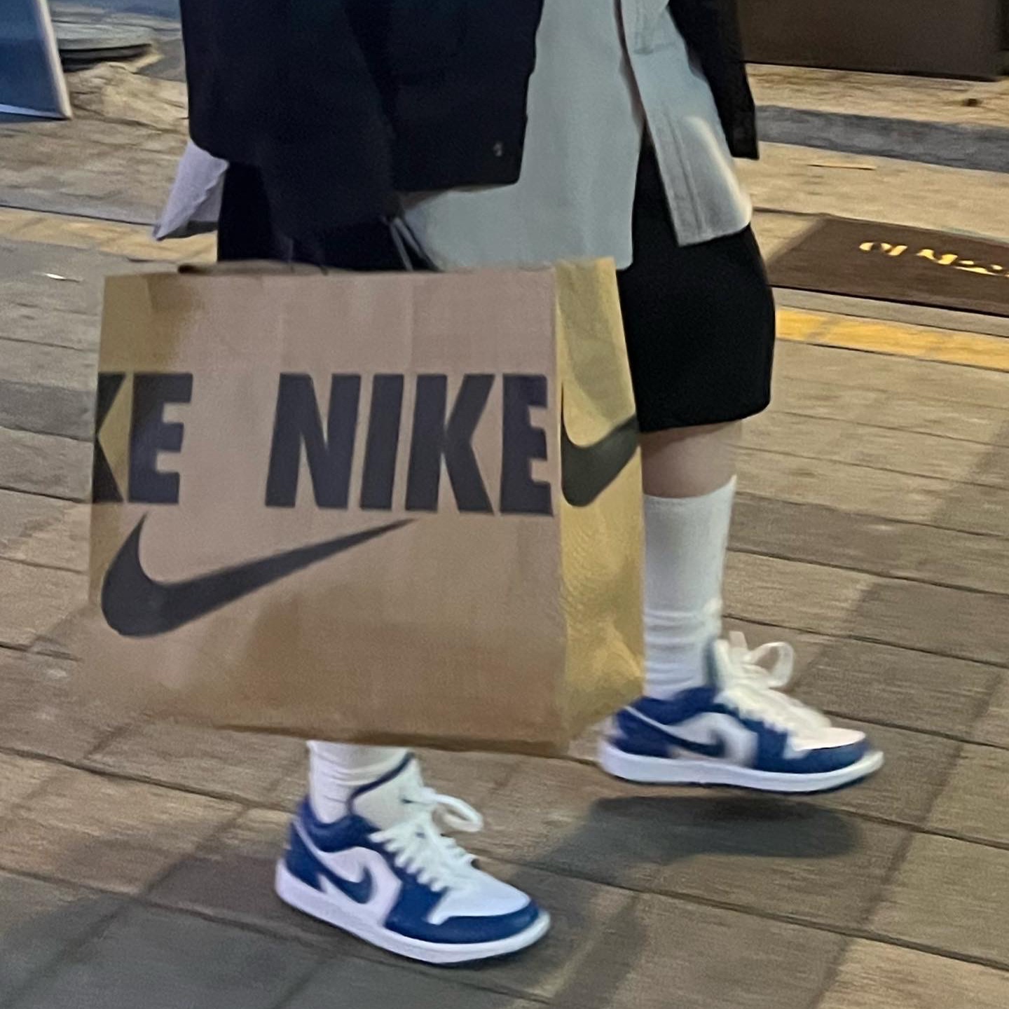 람보 (@yoon__br) 님의 게시물 | KREAM