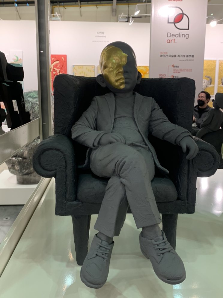 뚜리 (@__dduri) 님의 게시물 | KREAM