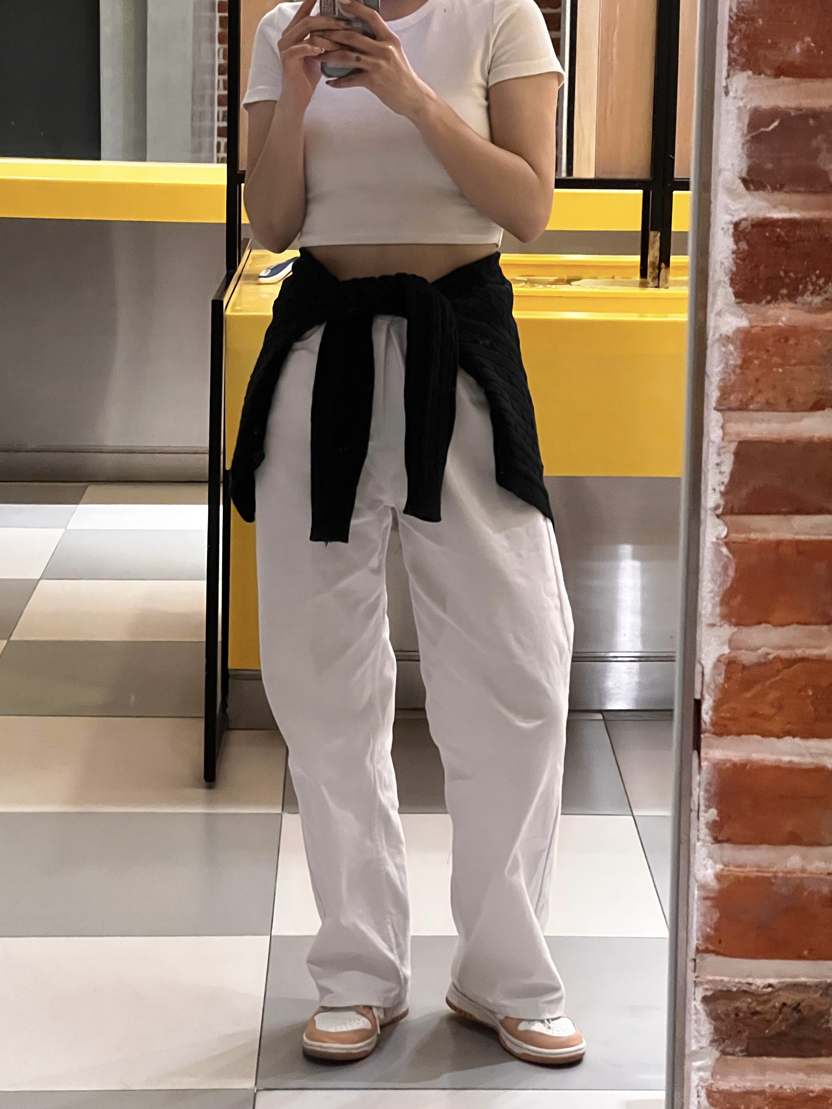 (@f0r_y0ung_) 님의 게시물 | KREAM