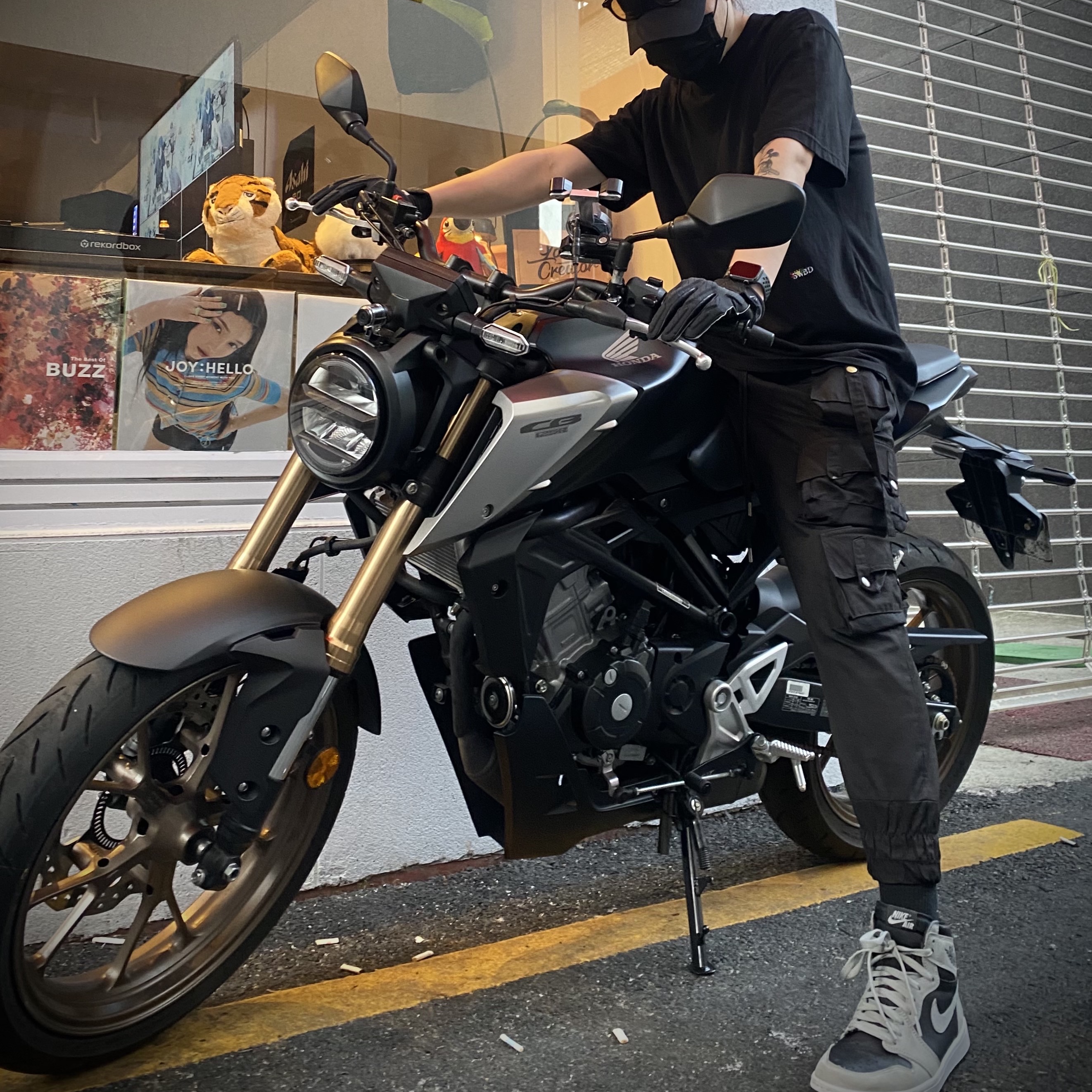 슈라 (@x__sura) 님의 게시물 | KREAM