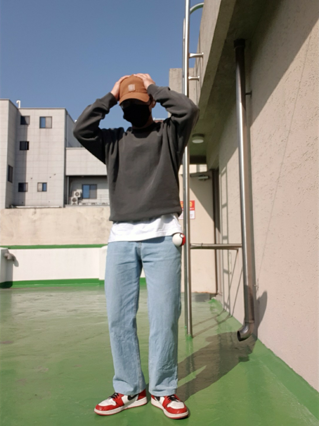 왕희찬 (@hee_ch) 님의 게시물 | KREAM