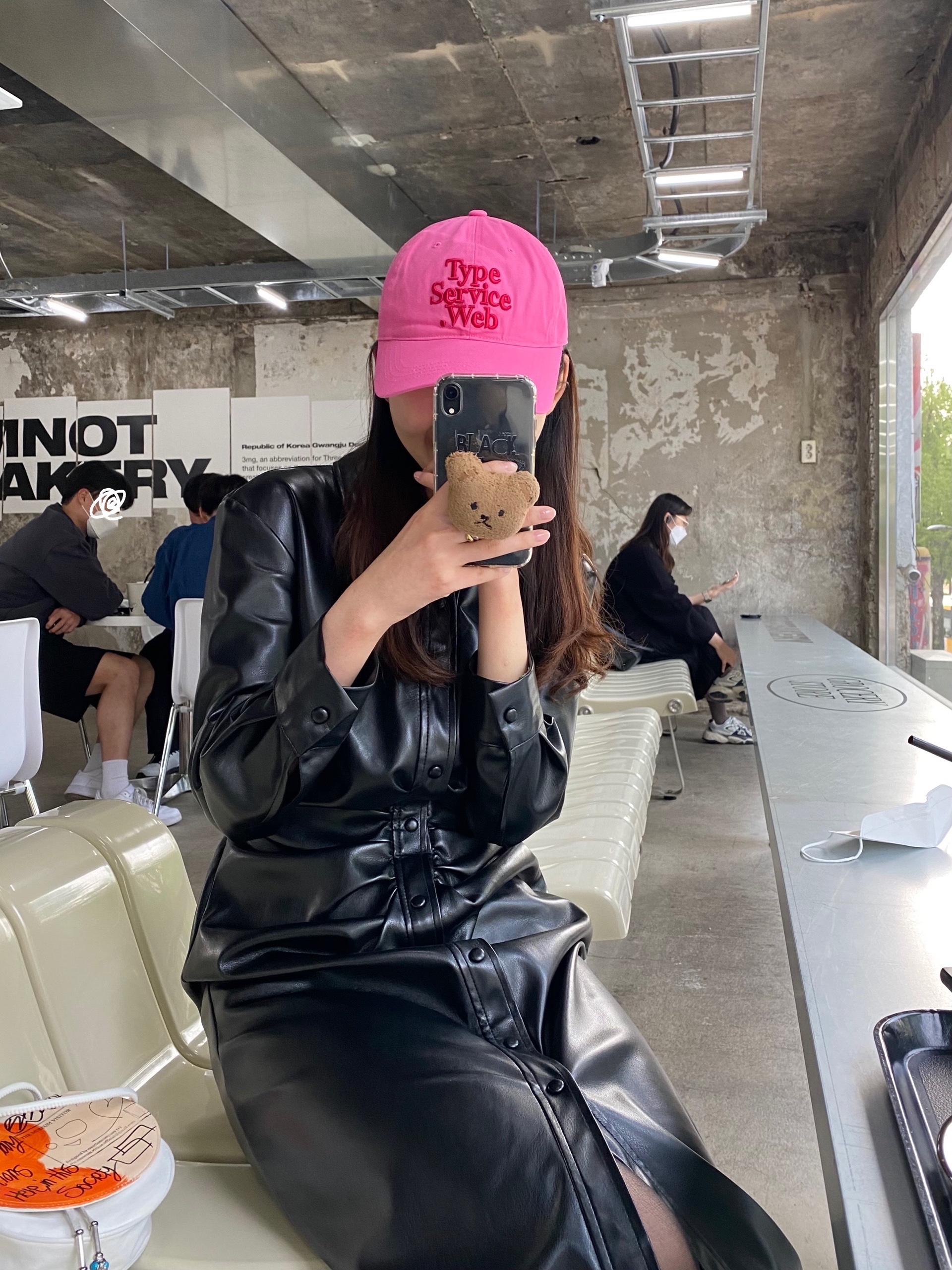 ฅ^•ﻌ•^ฅ (@hy0nida) 님의 게시물 | KREAM