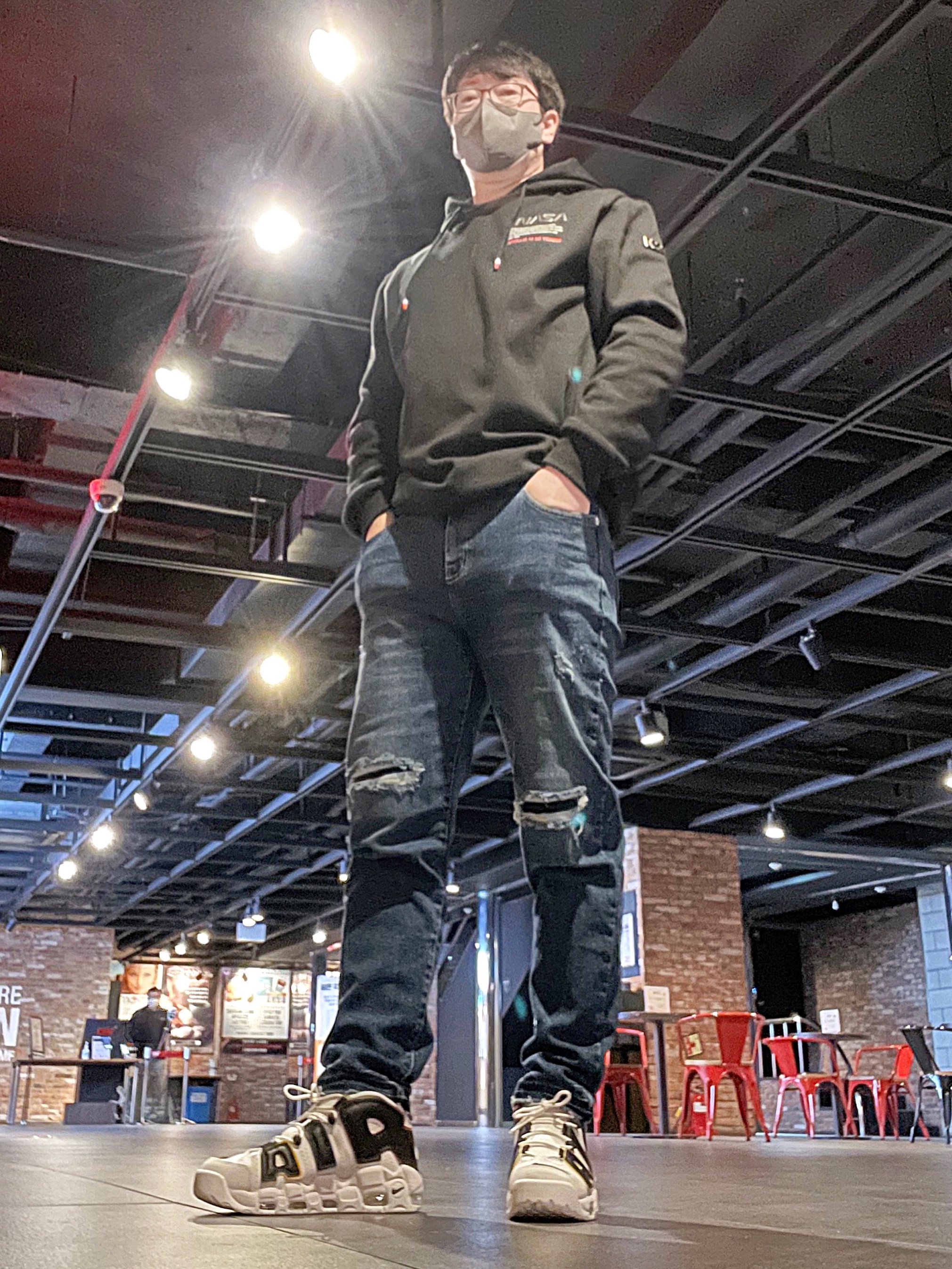 Lee (@artera) 님의 게시물 | KREAM