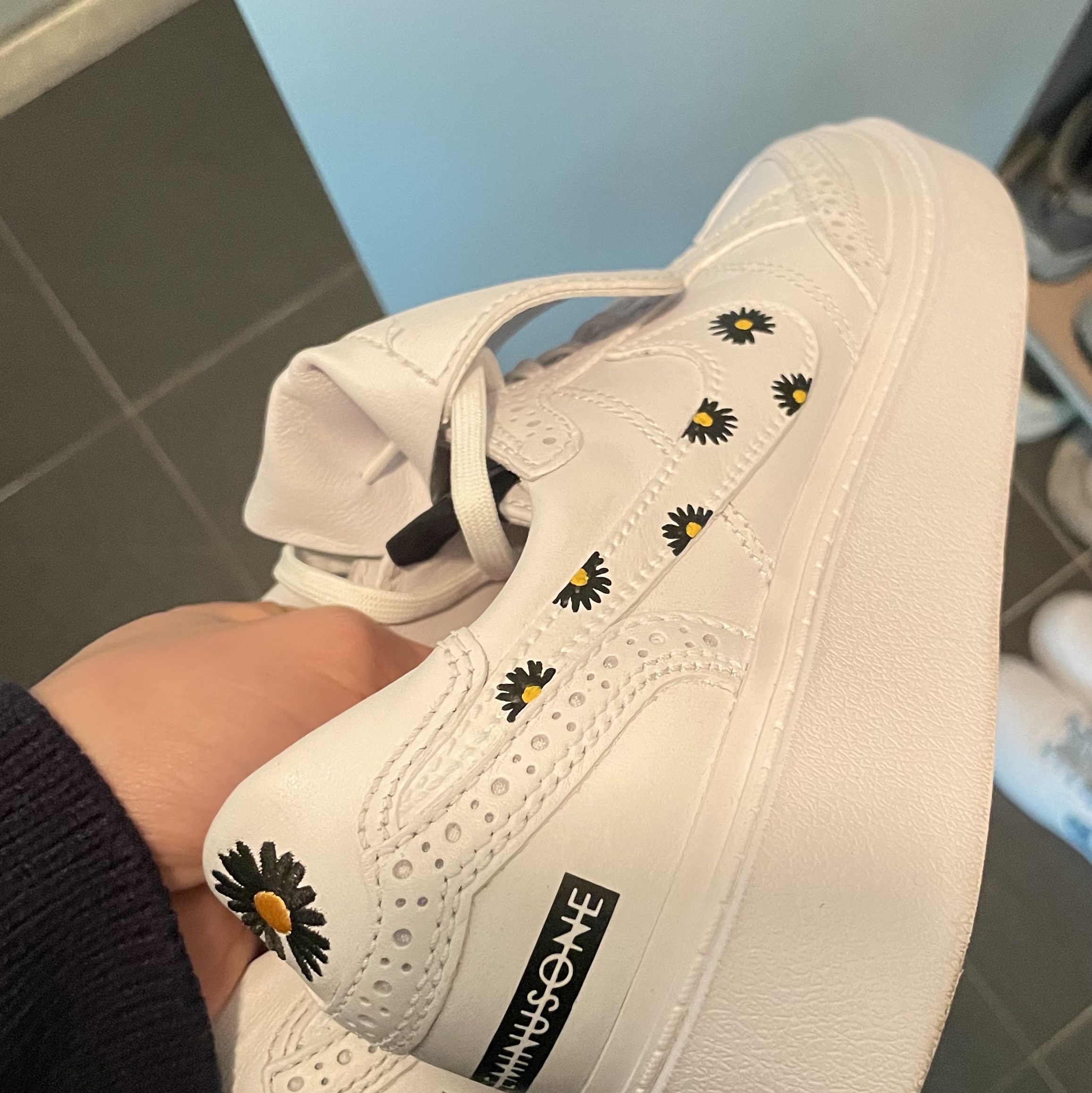 song040401 (@1bin_1031) 님의 게시물 | KREAM