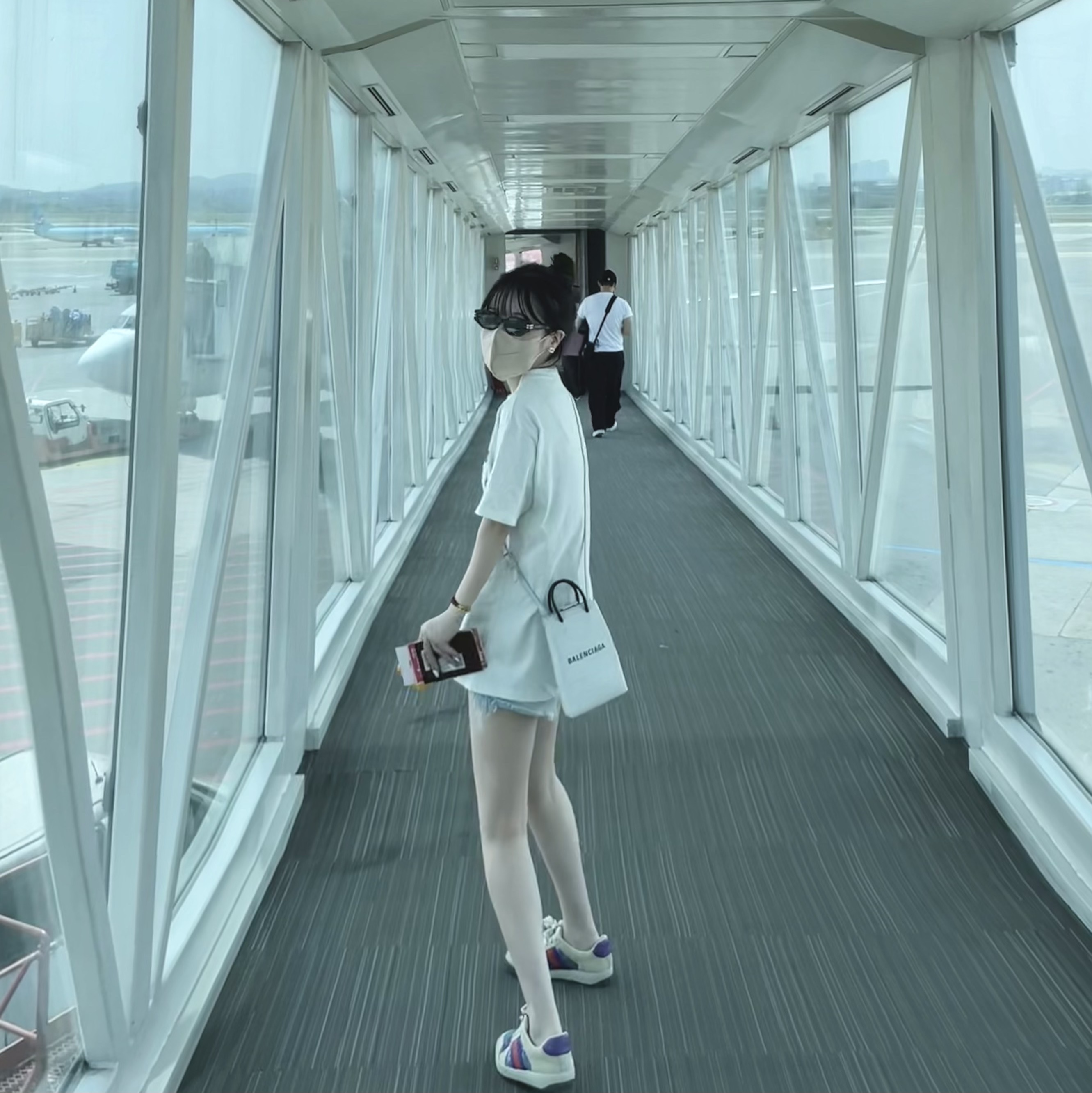 조이 (@ze412) 님의 게시물 | KREAM