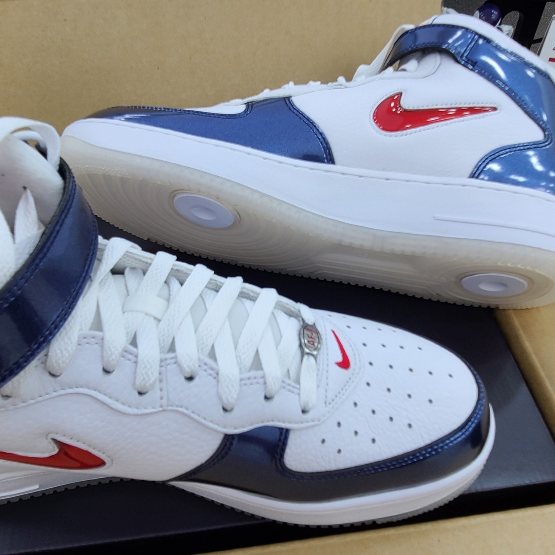 아인아비 (@kkm3n8) 님의 게시물 | KREAM