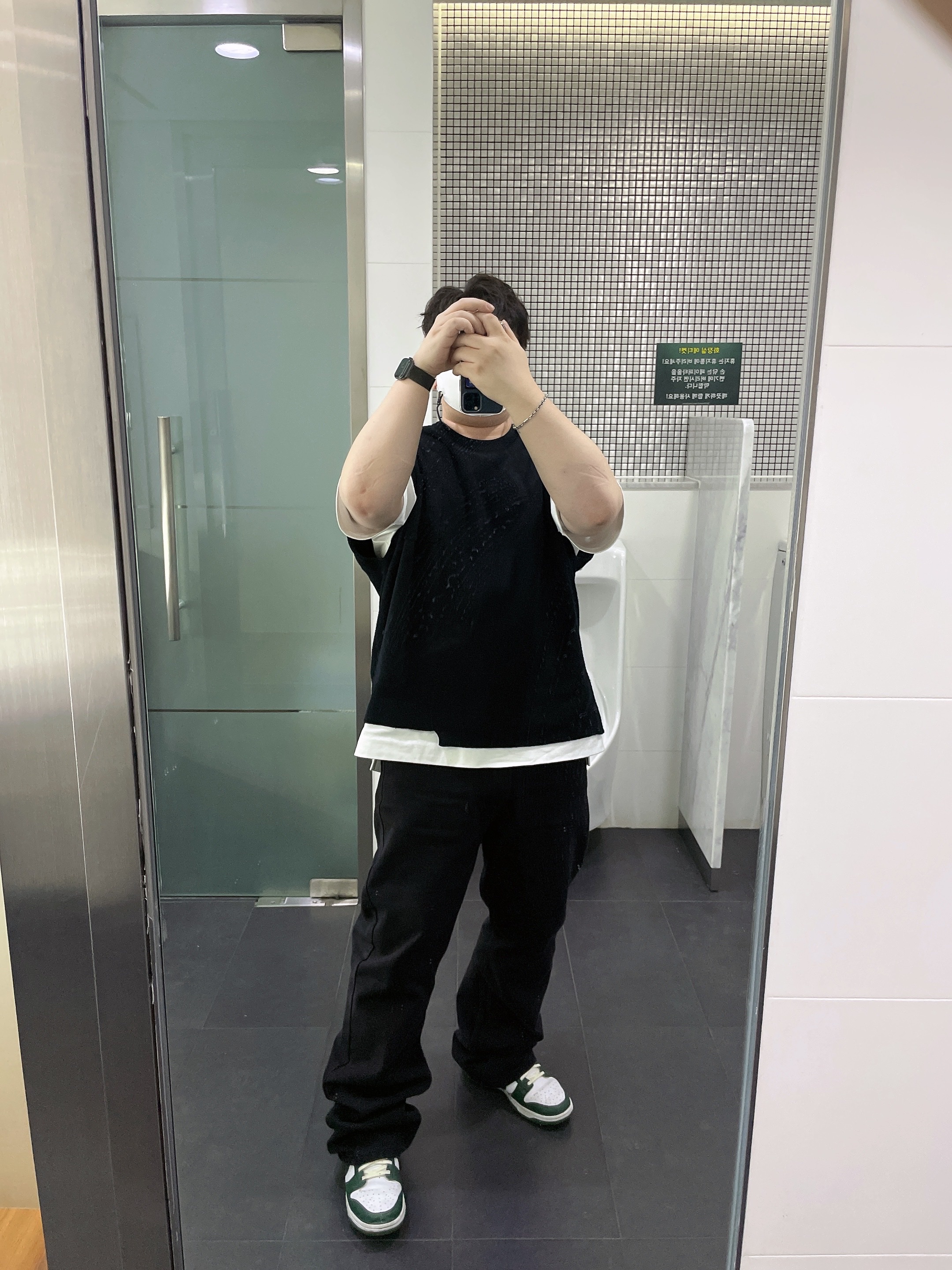 E (@e._.s) 님의 게시물 | KREAM