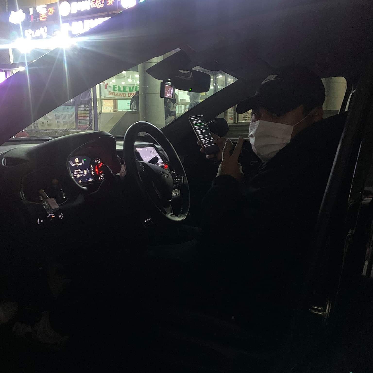 정성현 (@0vo____gv9) 님의 게시물 | KREAM