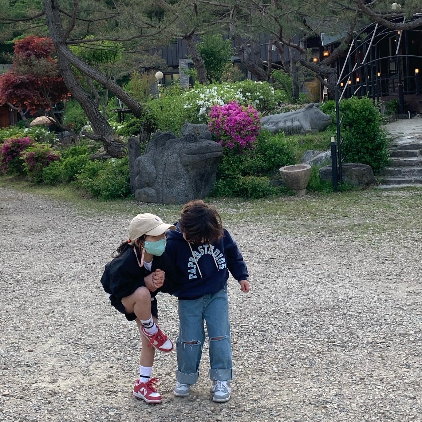 ㅎㅎ (@unae_) 님의 게시물 | KREAM