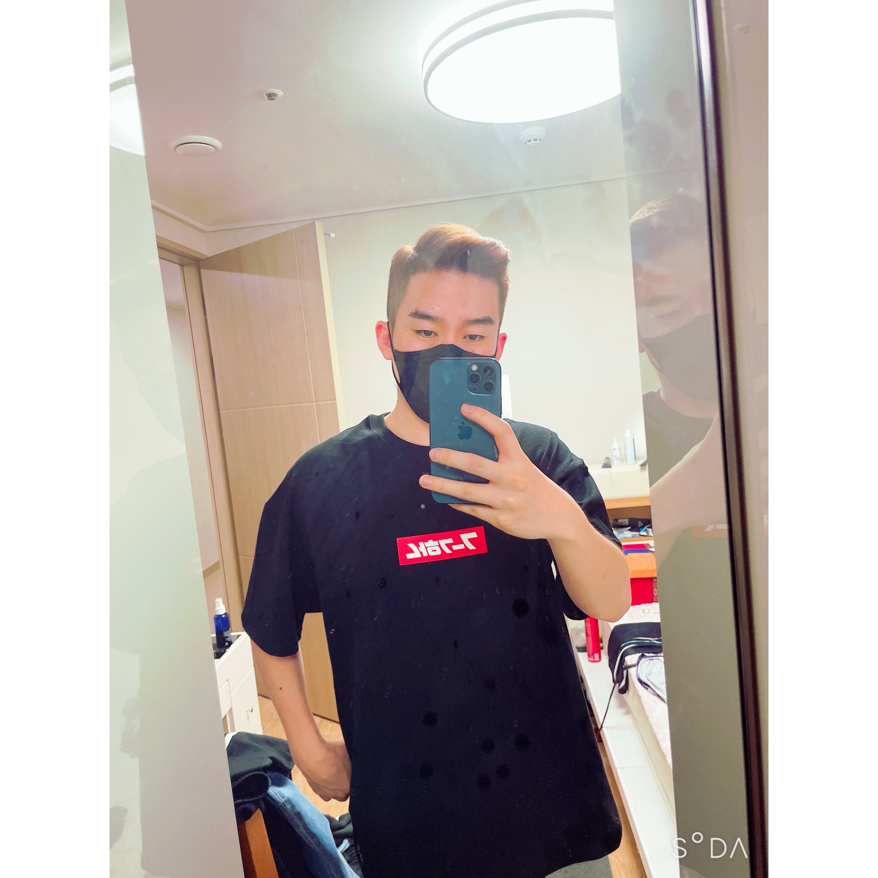 kmj8253 (@m.j_kim) 님의 게시물 | KREAM