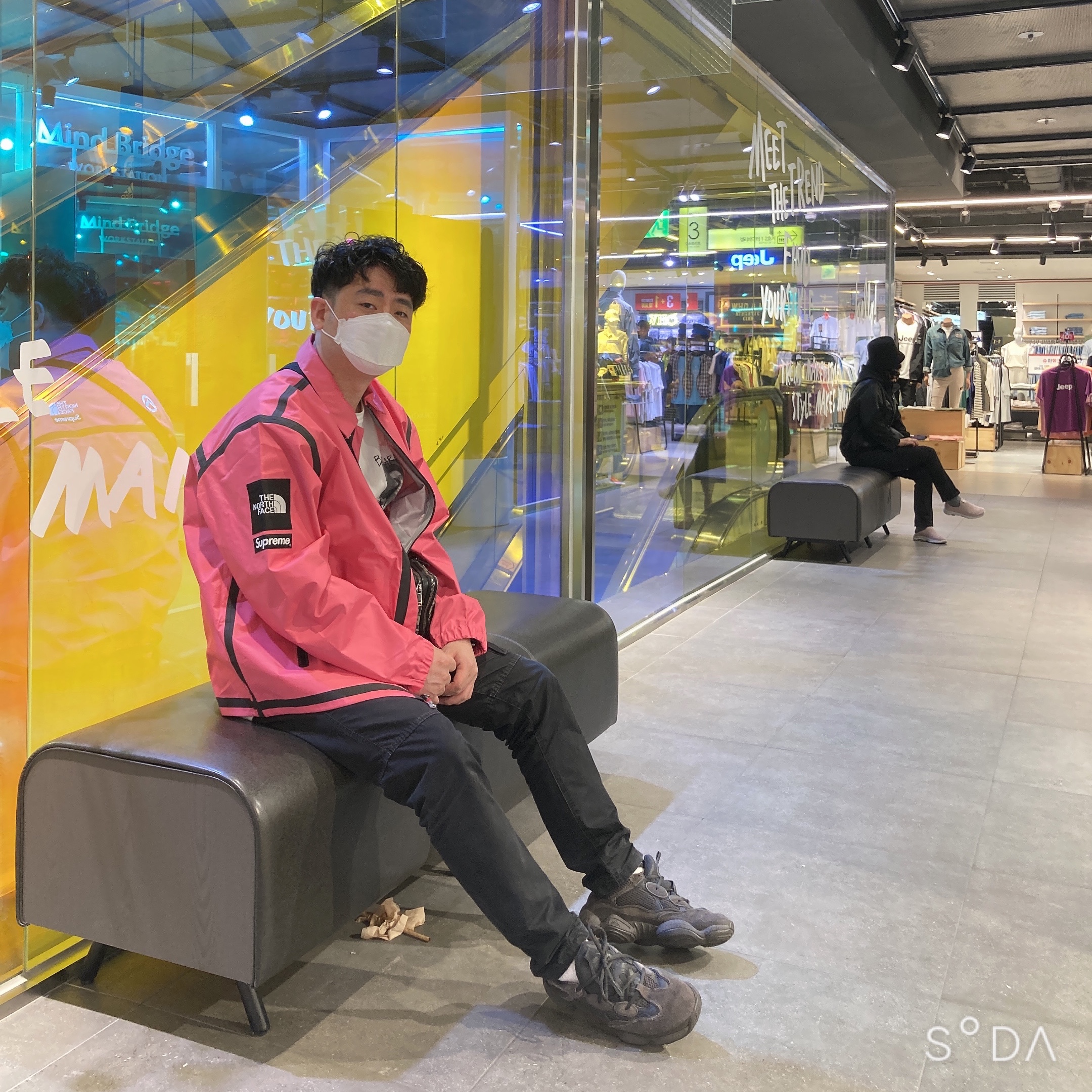 min suuuuuuu (@kkkms777) 님의 게시물 | KREAM