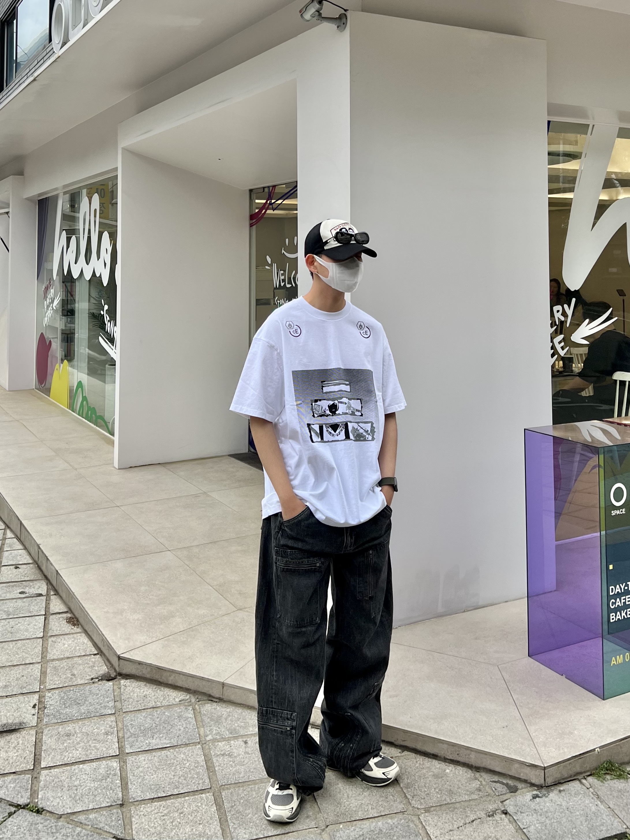 동건 (@move__gun) 님의 게시물 | KREAM