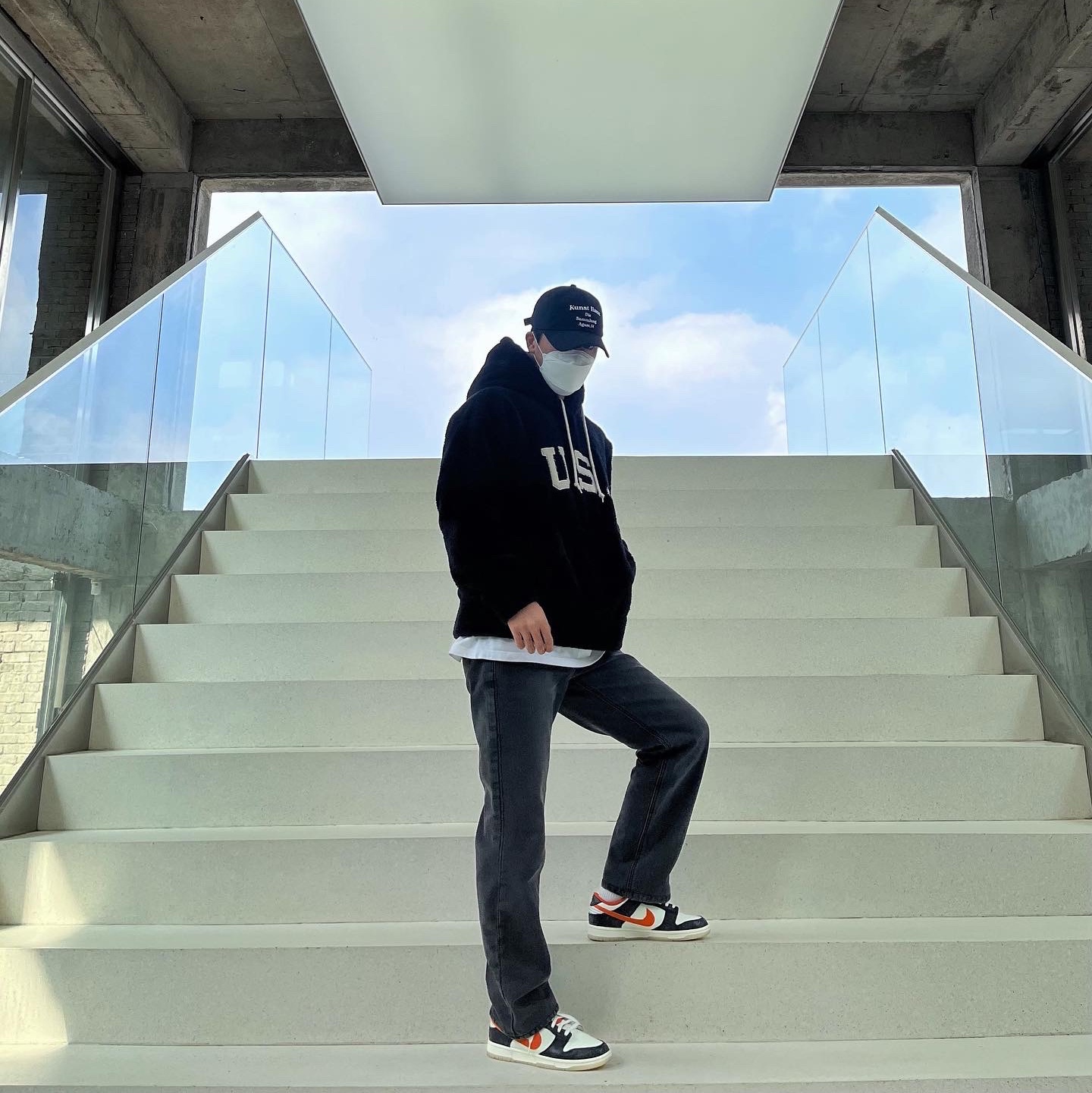 @yy_h2 (@yh20217) 님의 게시물 | KREAM