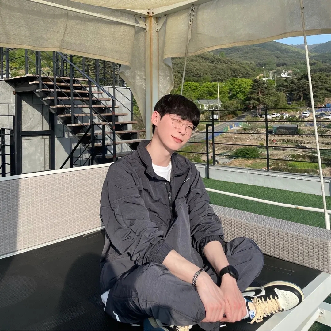 조던조아 (@young_4553) 님의 게시물 | KREAM