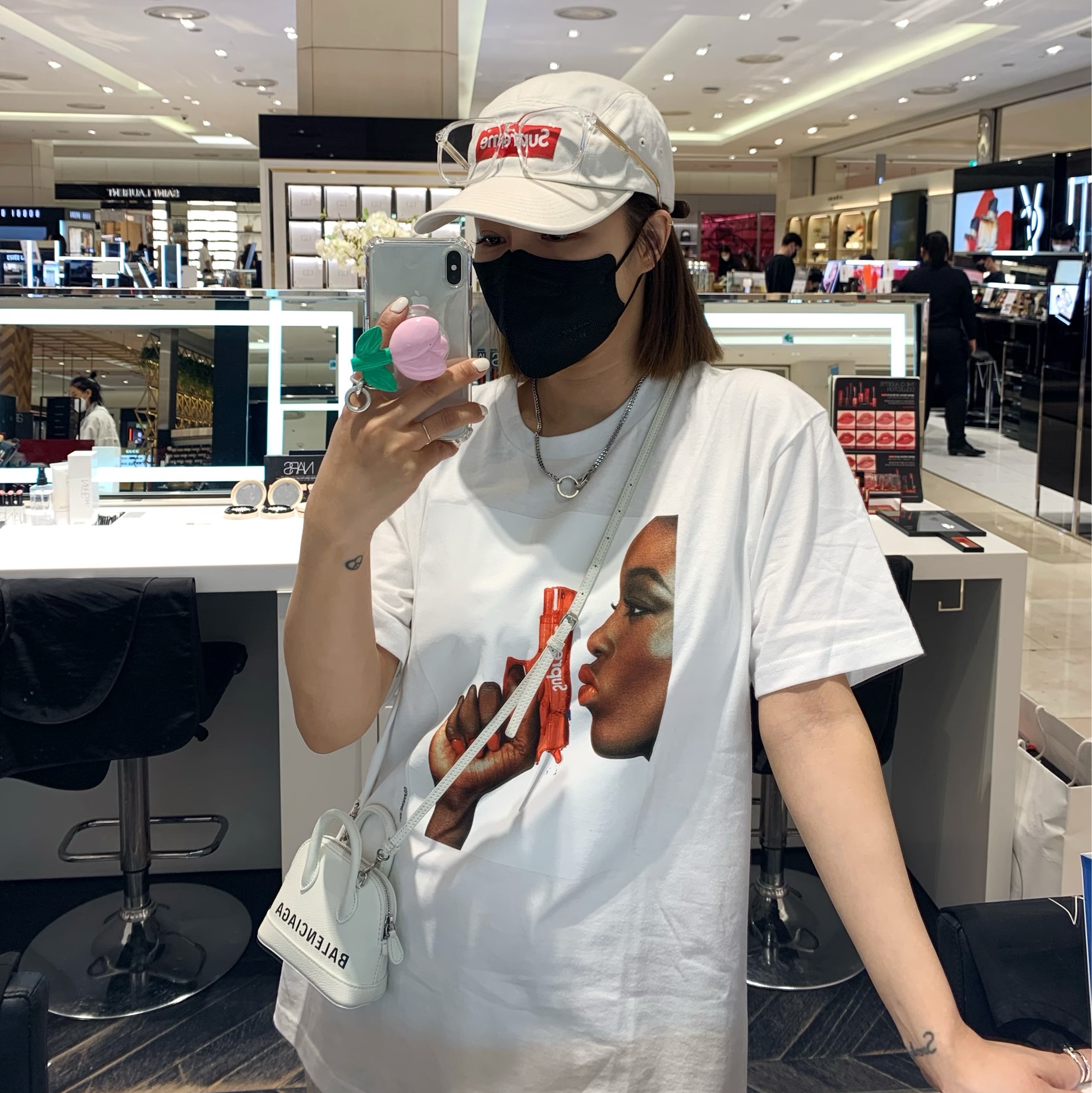 만족할때까지 : ) (@iam_hee) 님의 게시물 | KREAM