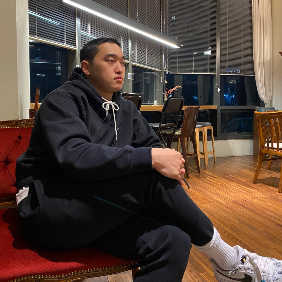 범이 (@kkkki_beom) 님의 게시물 | KREAM