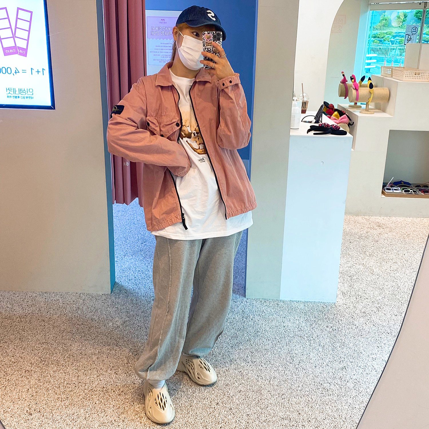 융🐬 (@__yoon.23) 님의 게시물 | KREAM