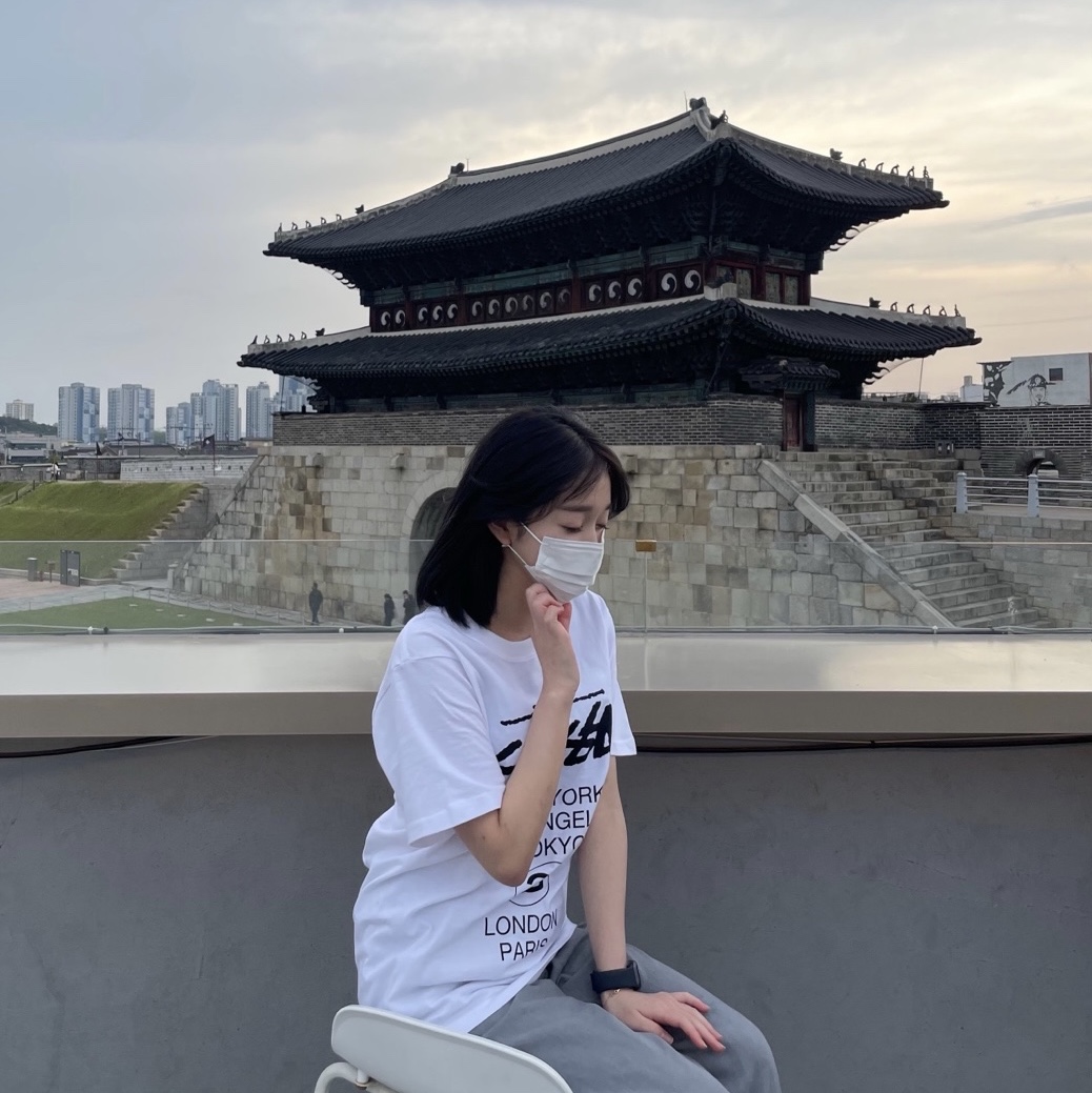 뽀야옹 (@myaong) 님의 게시물 | KREAM