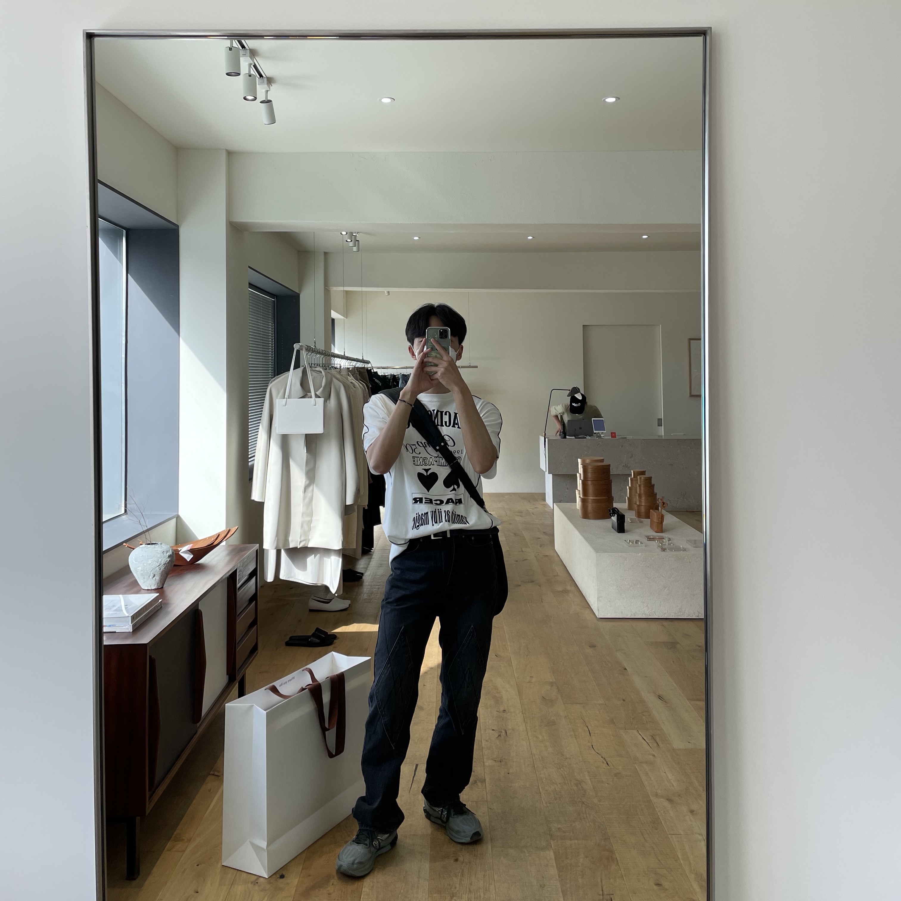 김태진 (@tjccy) 님의 게시물 | KREAM