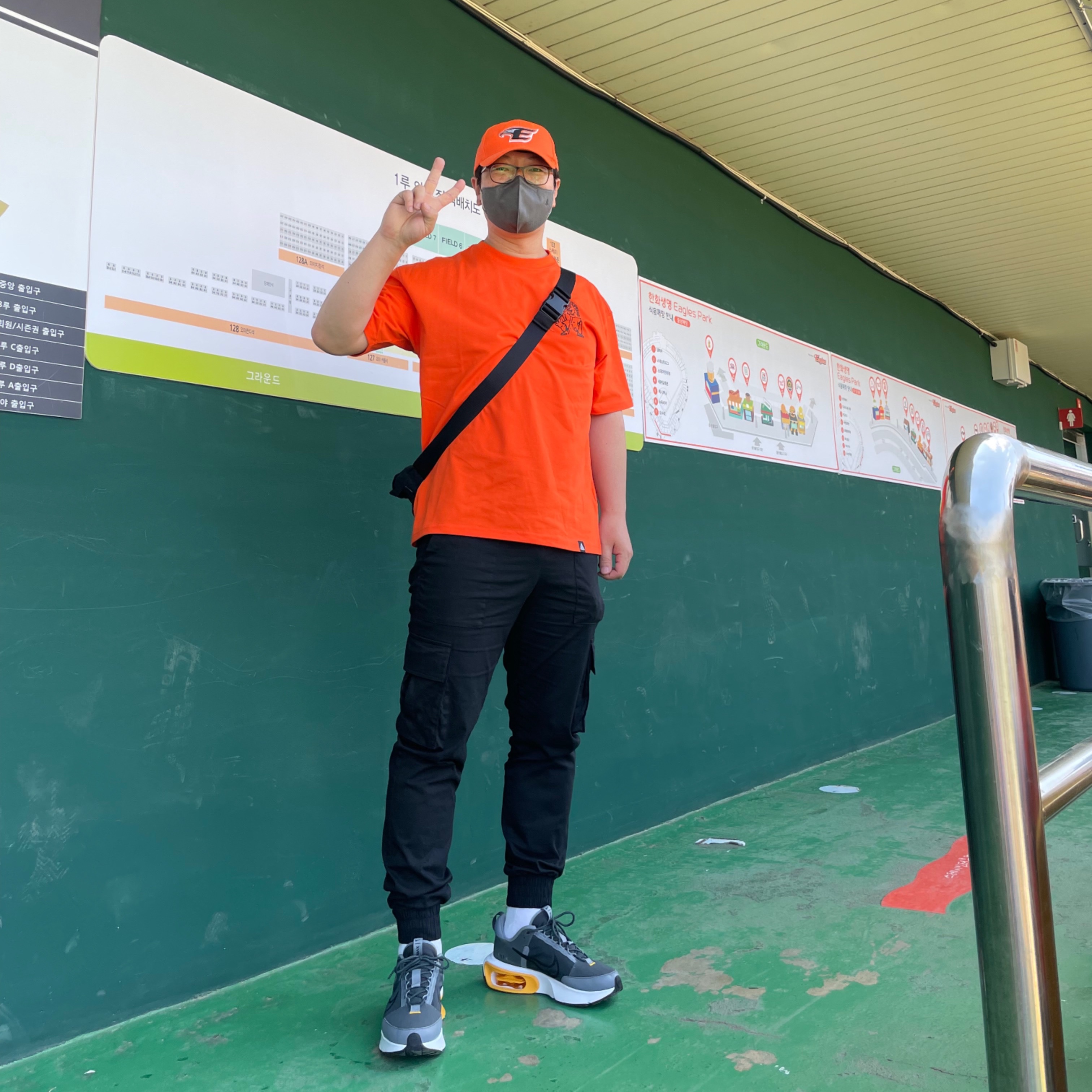 Lee (@artera) 님의 게시물 | KREAM