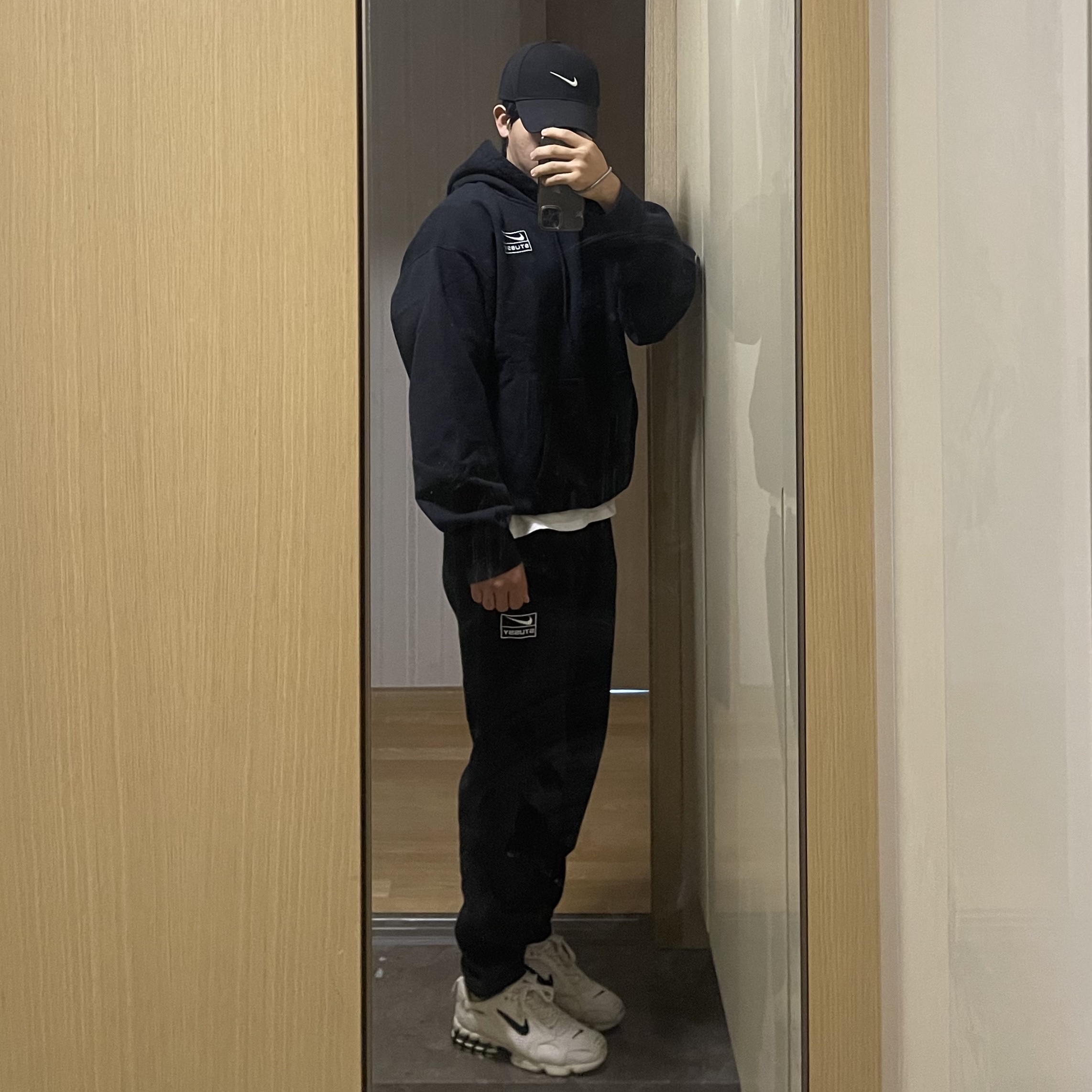 (@crong_seok) 님의 게시물 | KREAM