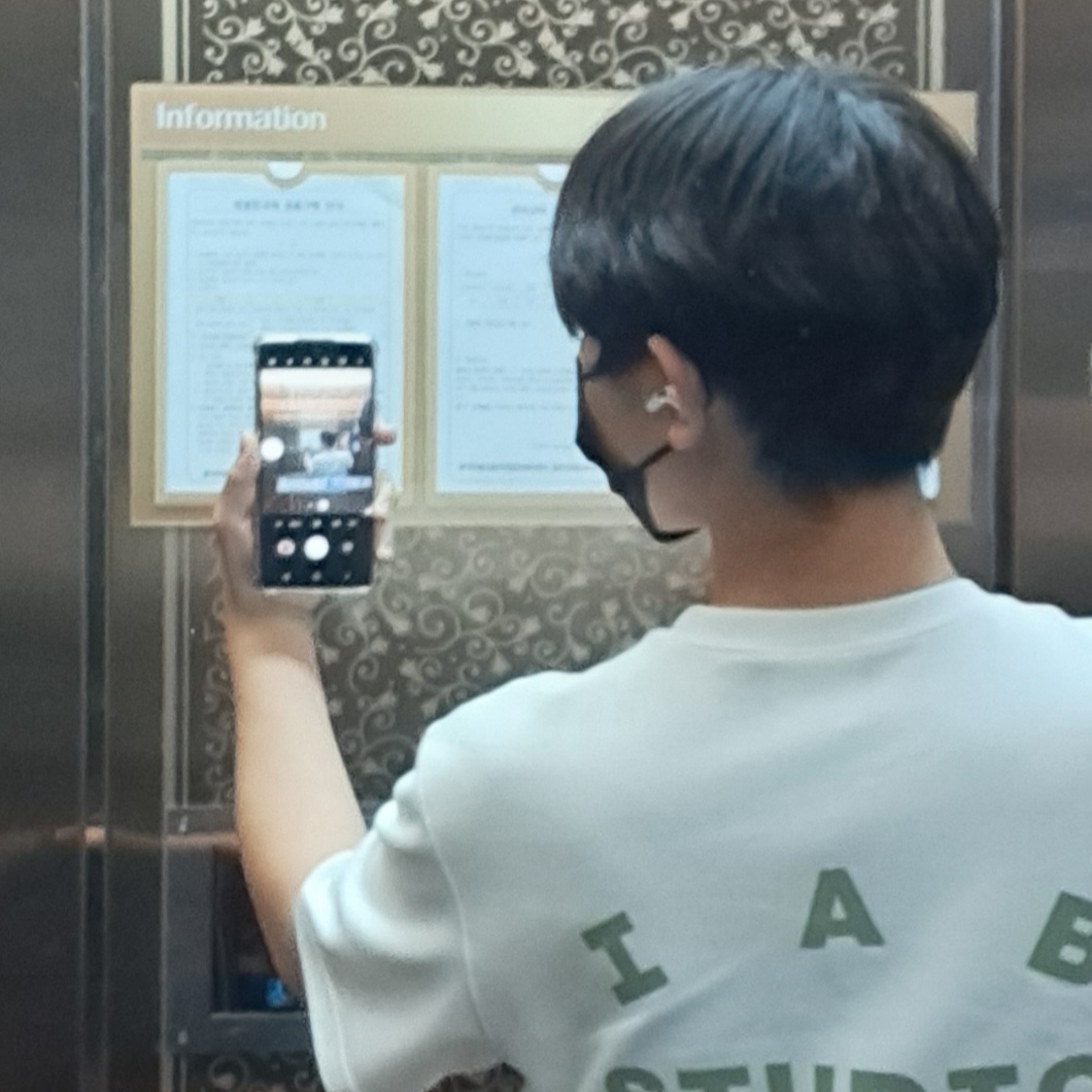 (@mm_unkxx_) 님의 게시물 | KREAM