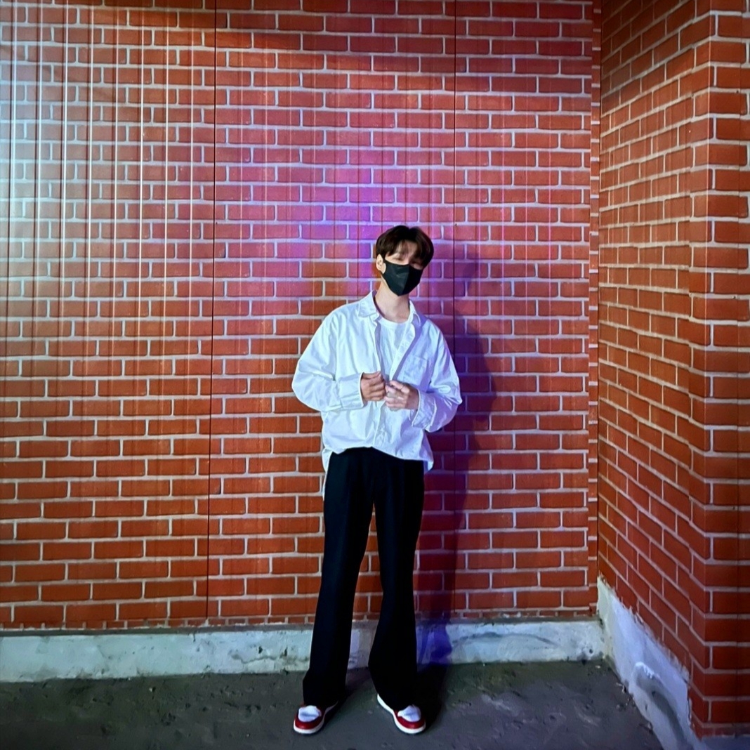 Jun (@_snk_ml__) 님의 게시물 | KREAM