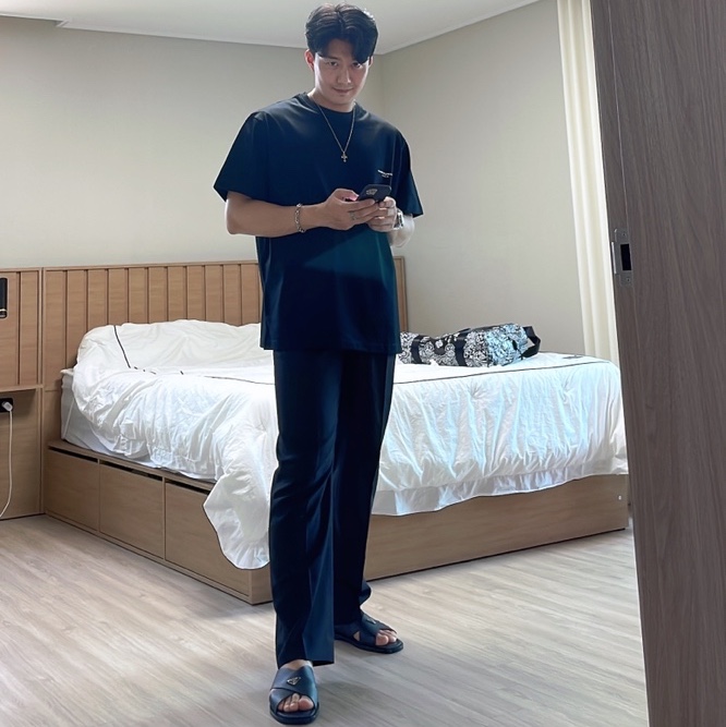 (@_jnkkk) 님의 게시물 | KREAM