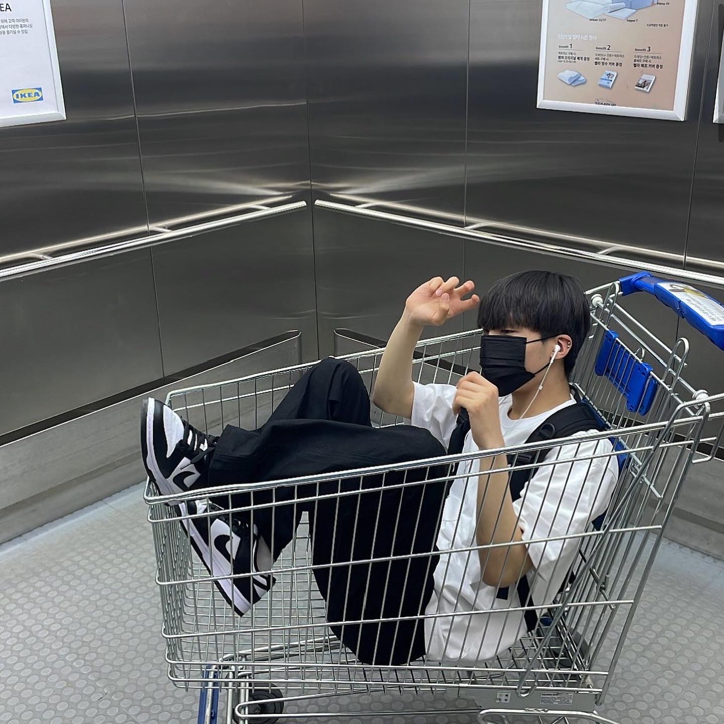 yyun_05.11 (@yyun_05.11) 님의 게시물 | KREAM