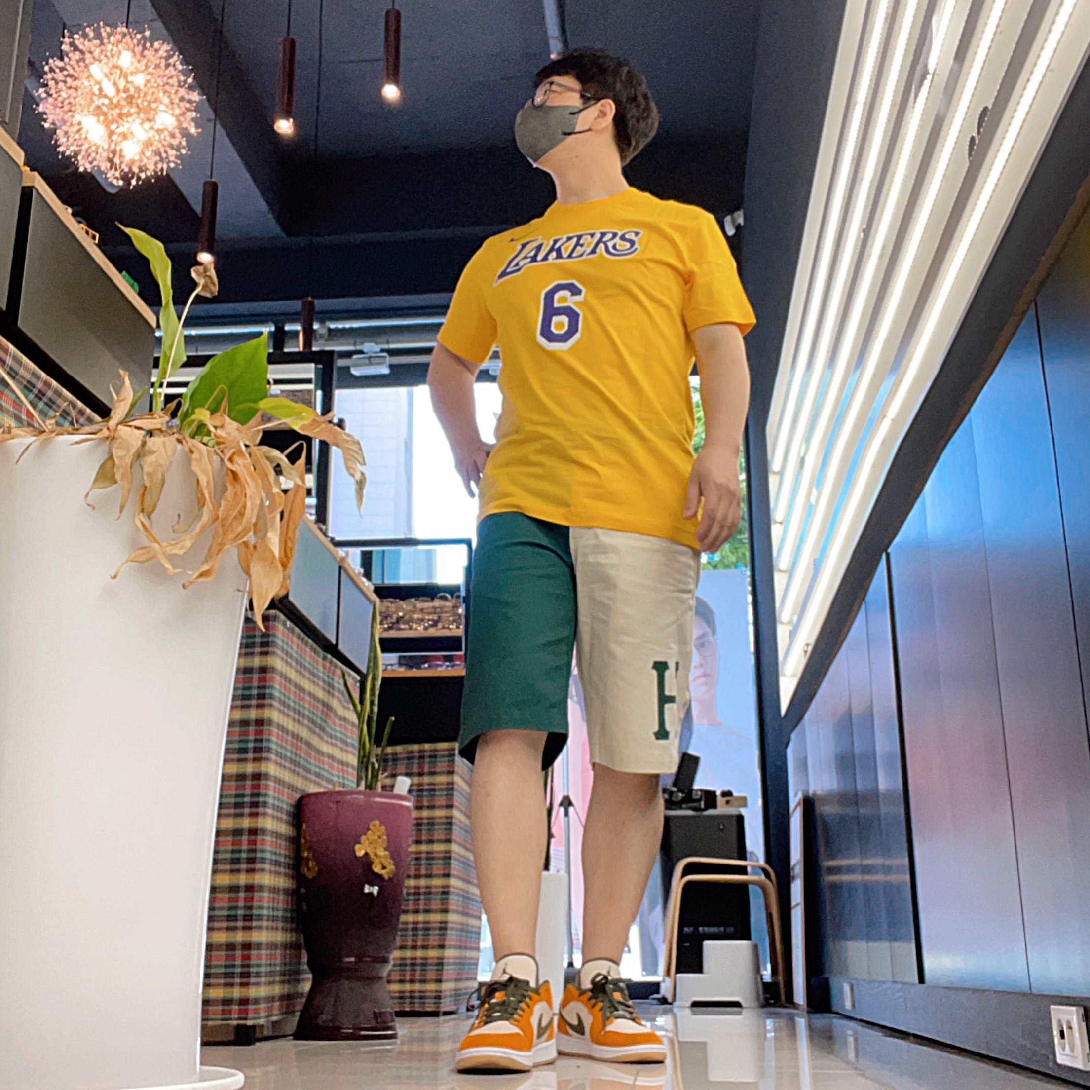 Lee (@artera) 님의 게시물 | KREAM