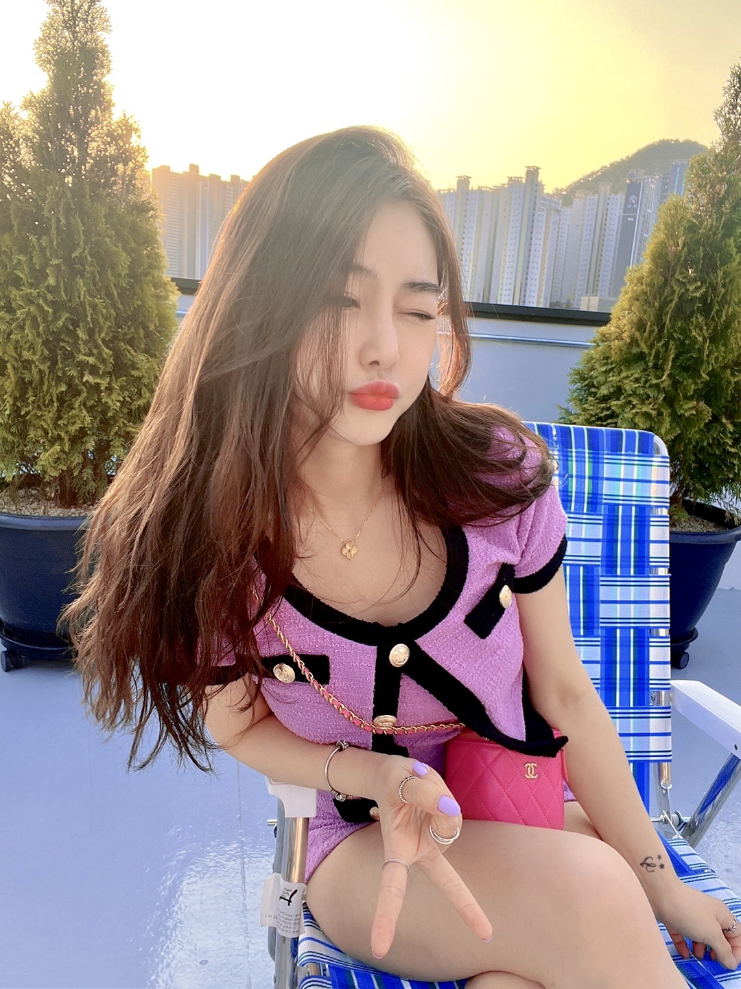 꿀벌이🐝 이지유 (@amelia_v) 님의 게시물 | KREAM