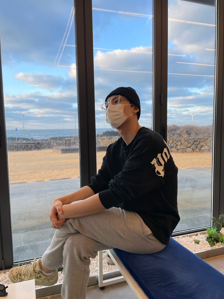 J (@jungjihoo_) 님의 게시물 | KREAM