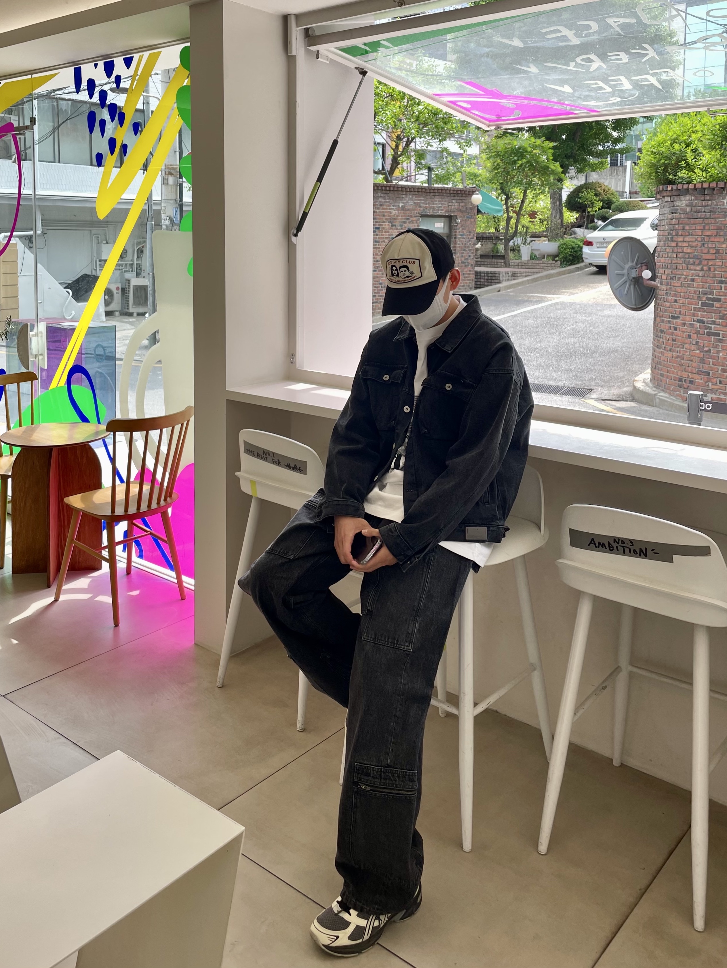 동건 (@move__gun) 님의 게시물 | KREAM