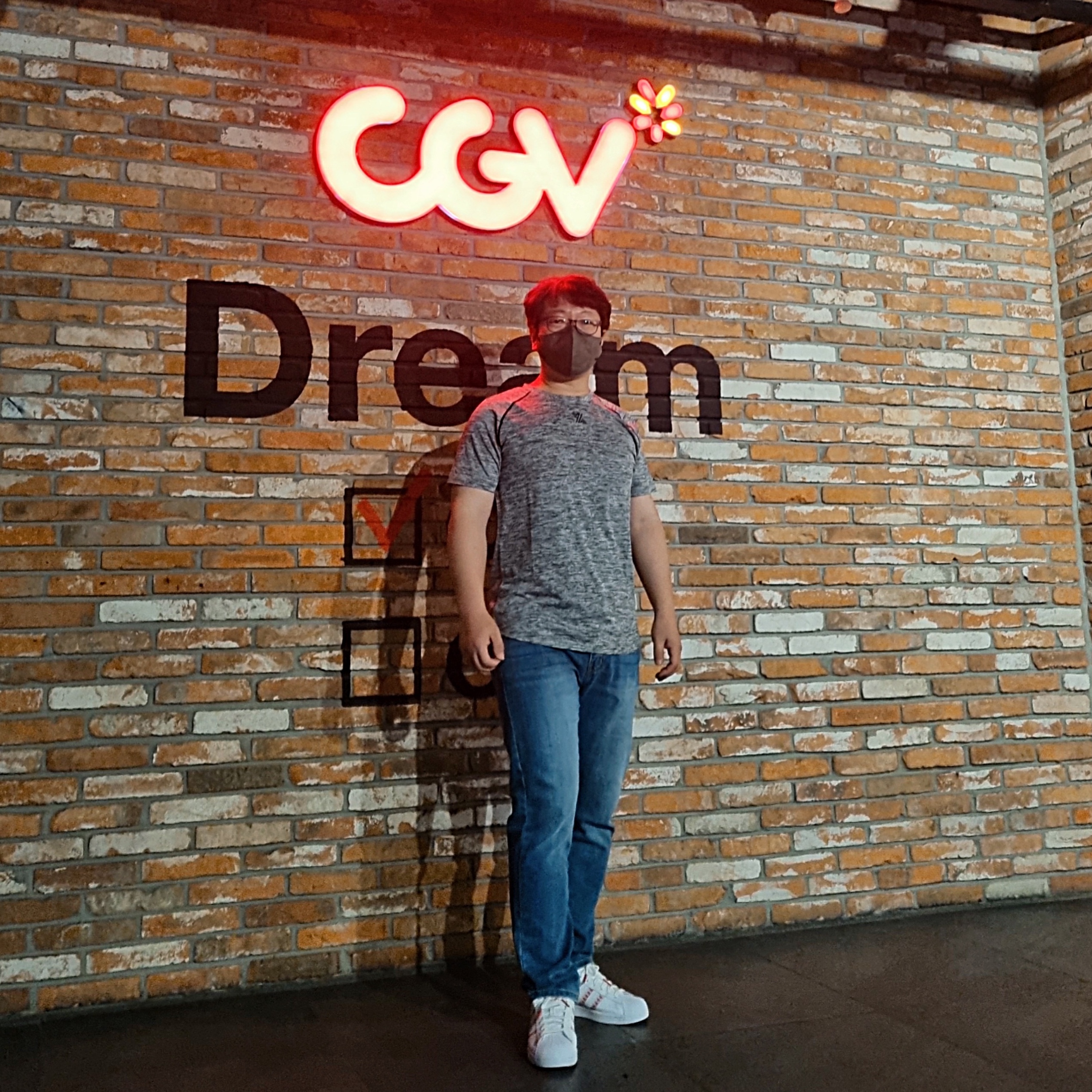 Lee (@artera) 님의 게시물 | KREAM