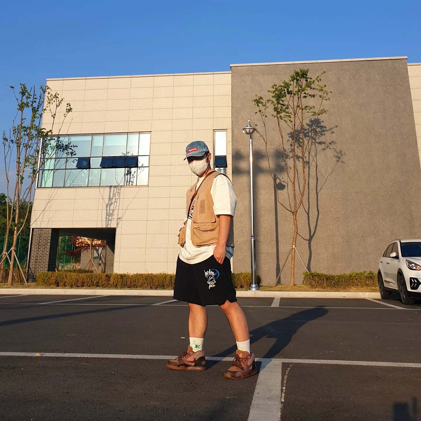 코난 (@_lets_be) 님의 게시물 | KREAM