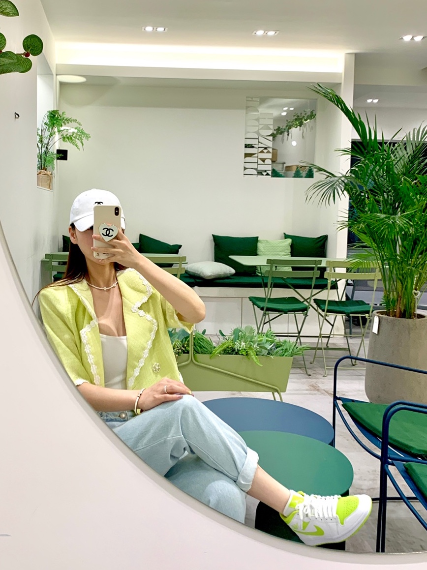 꿀벌이🐝 이지유 (@amelia_v) 님의 게시물 | KREAM