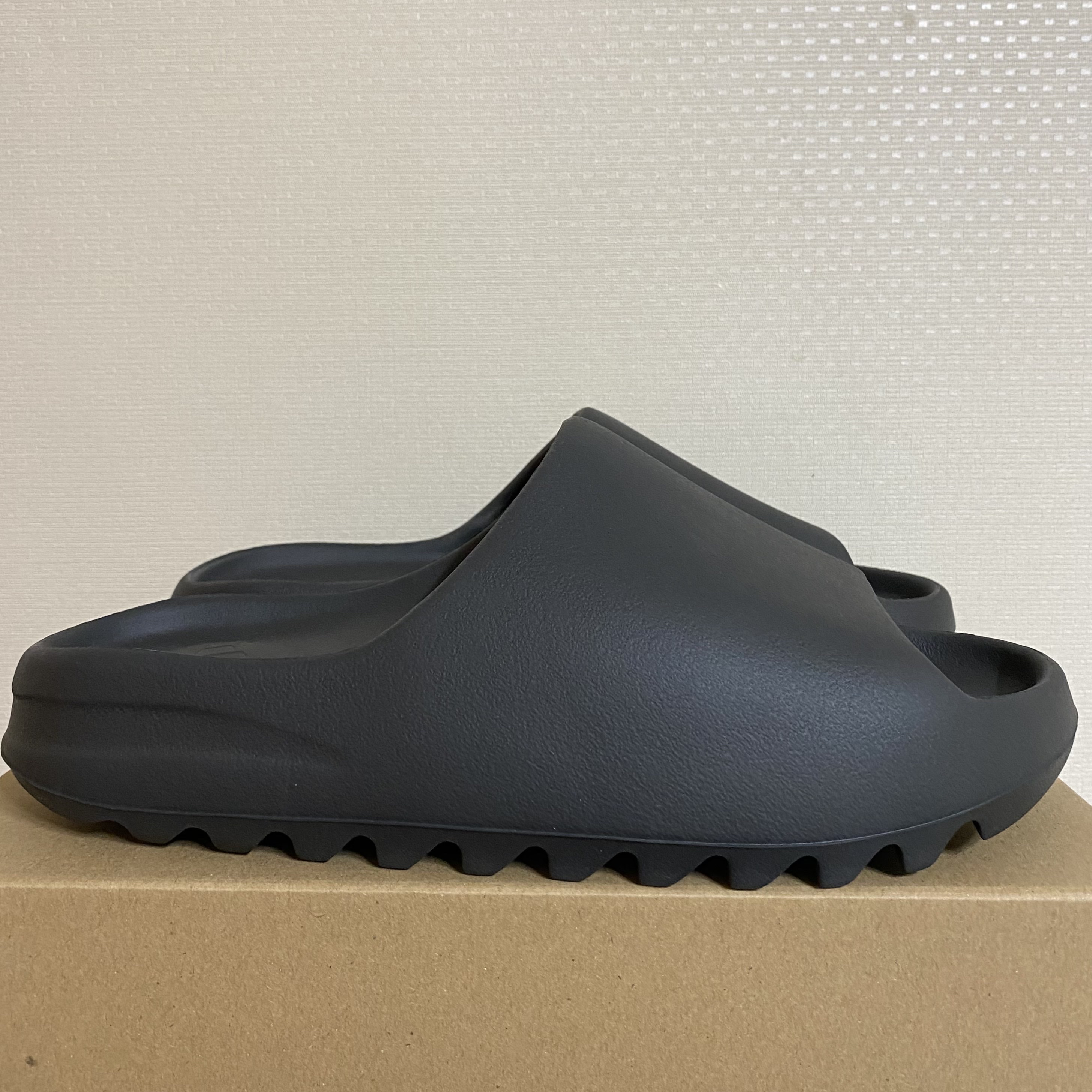 0000BF (@ader_bf) 님의 게시물 | KREAM