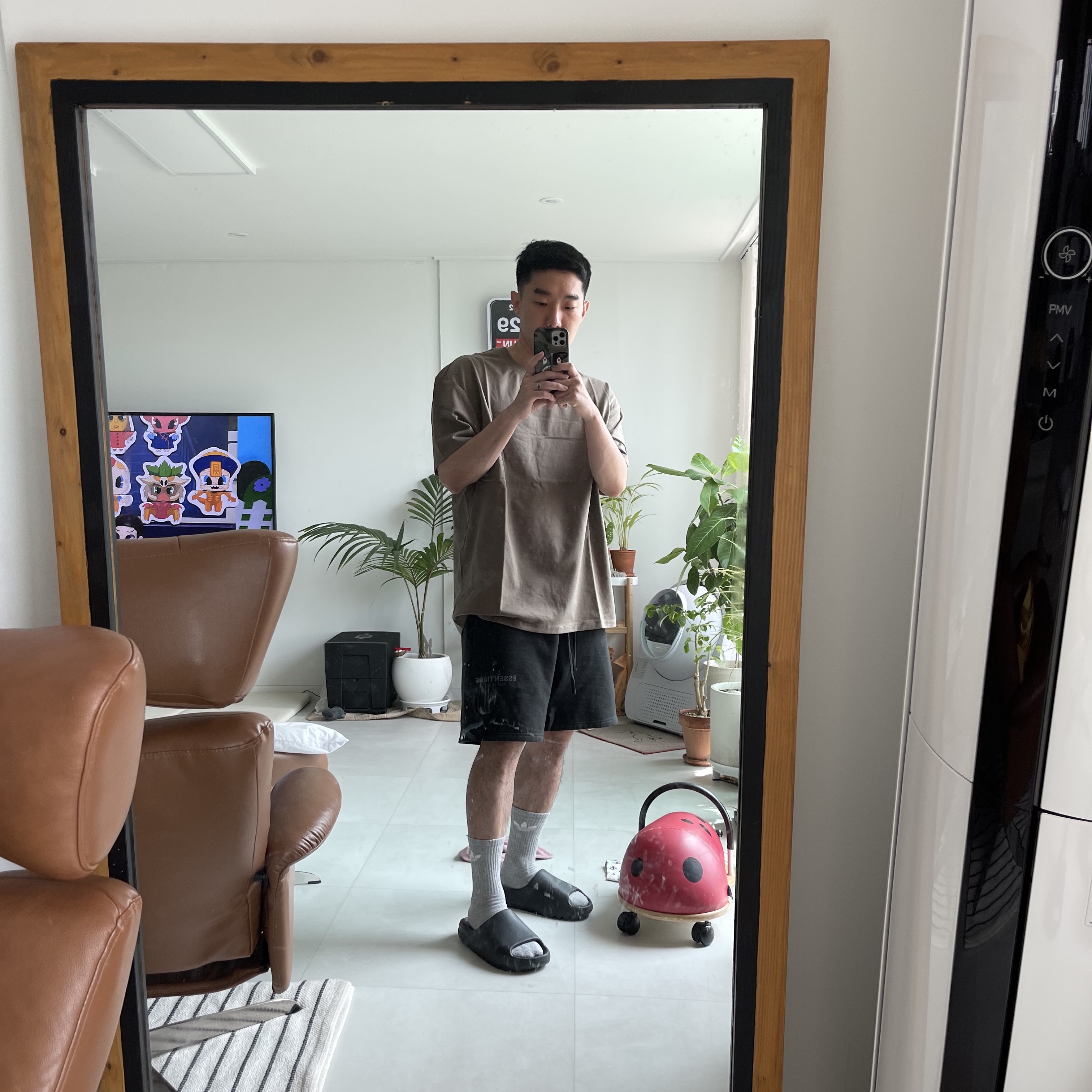 겜보이 (@gamboy) 님의 게시물 | KREAM