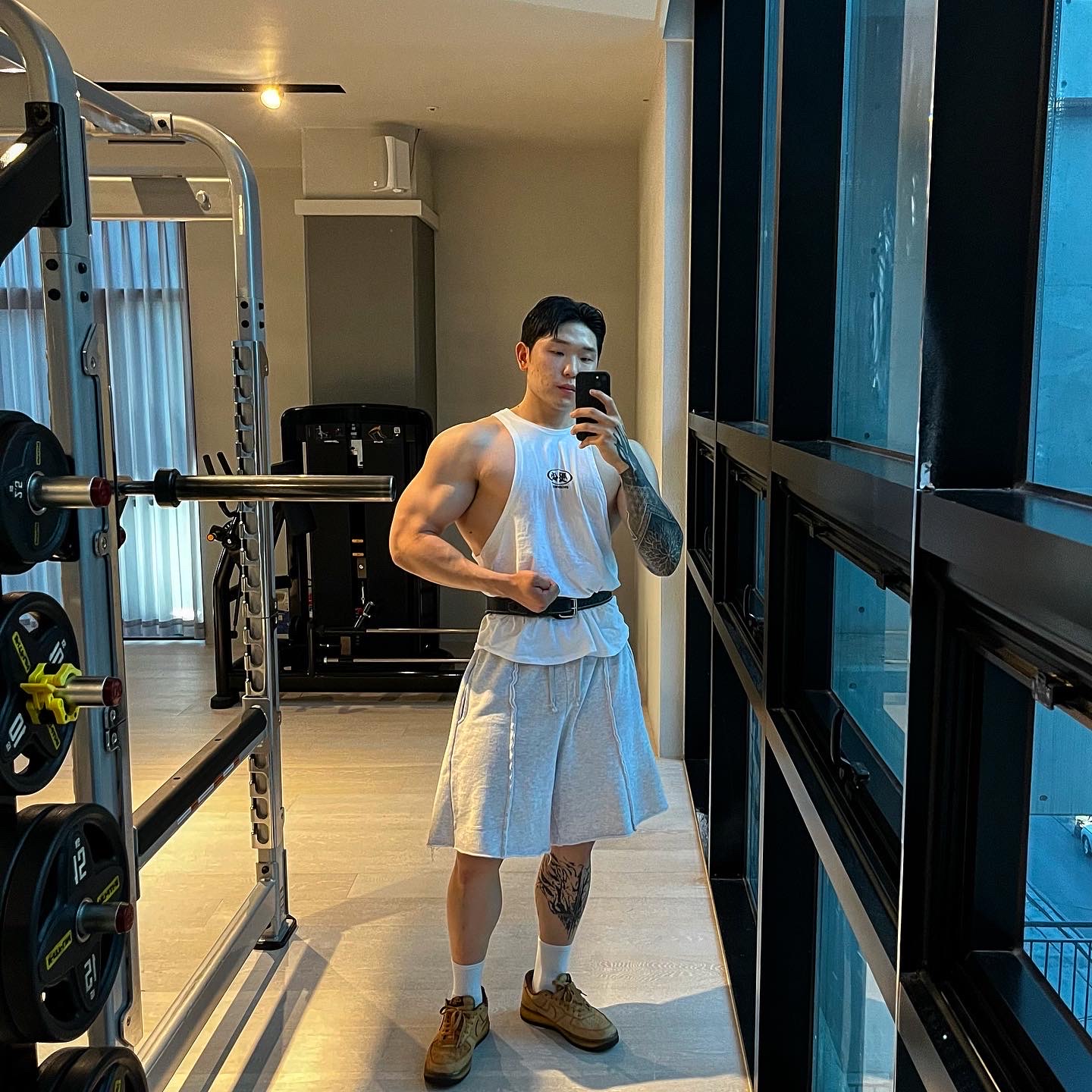 hang (@arrrrr) 님의 게시물 | KREAM