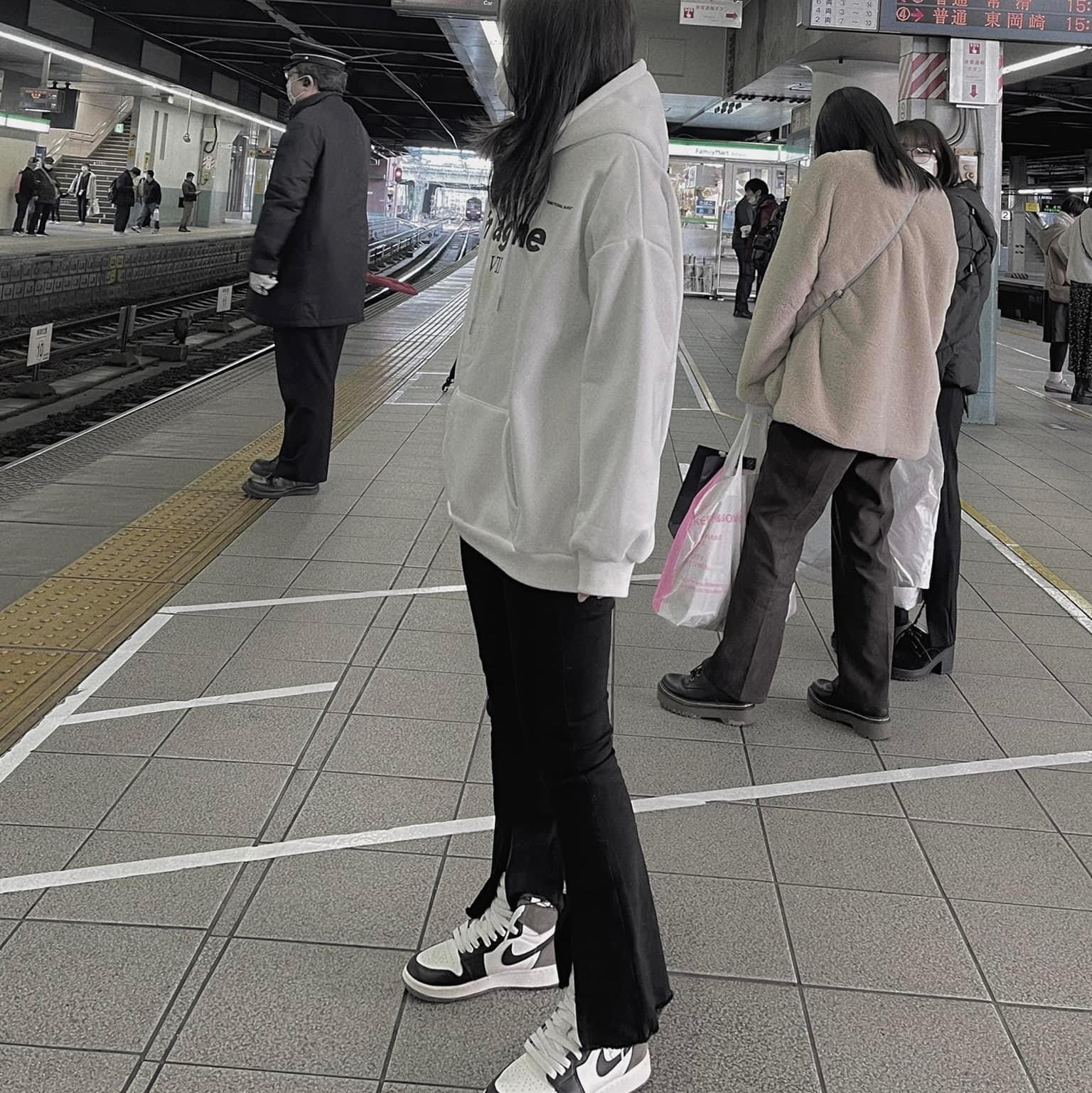 이하은 (@happil.y) 님의 게시물 | KREAM