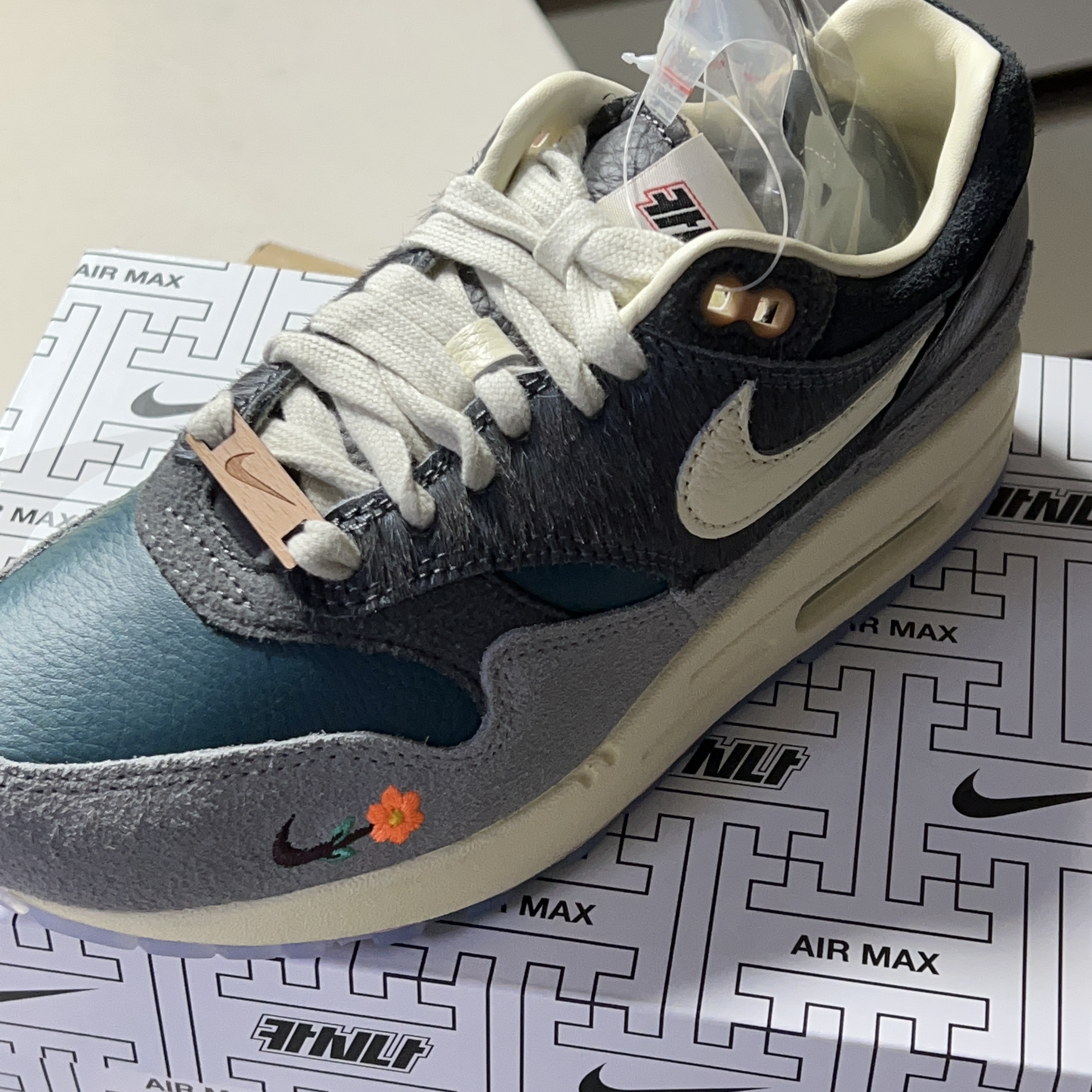 진 (@__jin) 님의 게시물 | KREAM