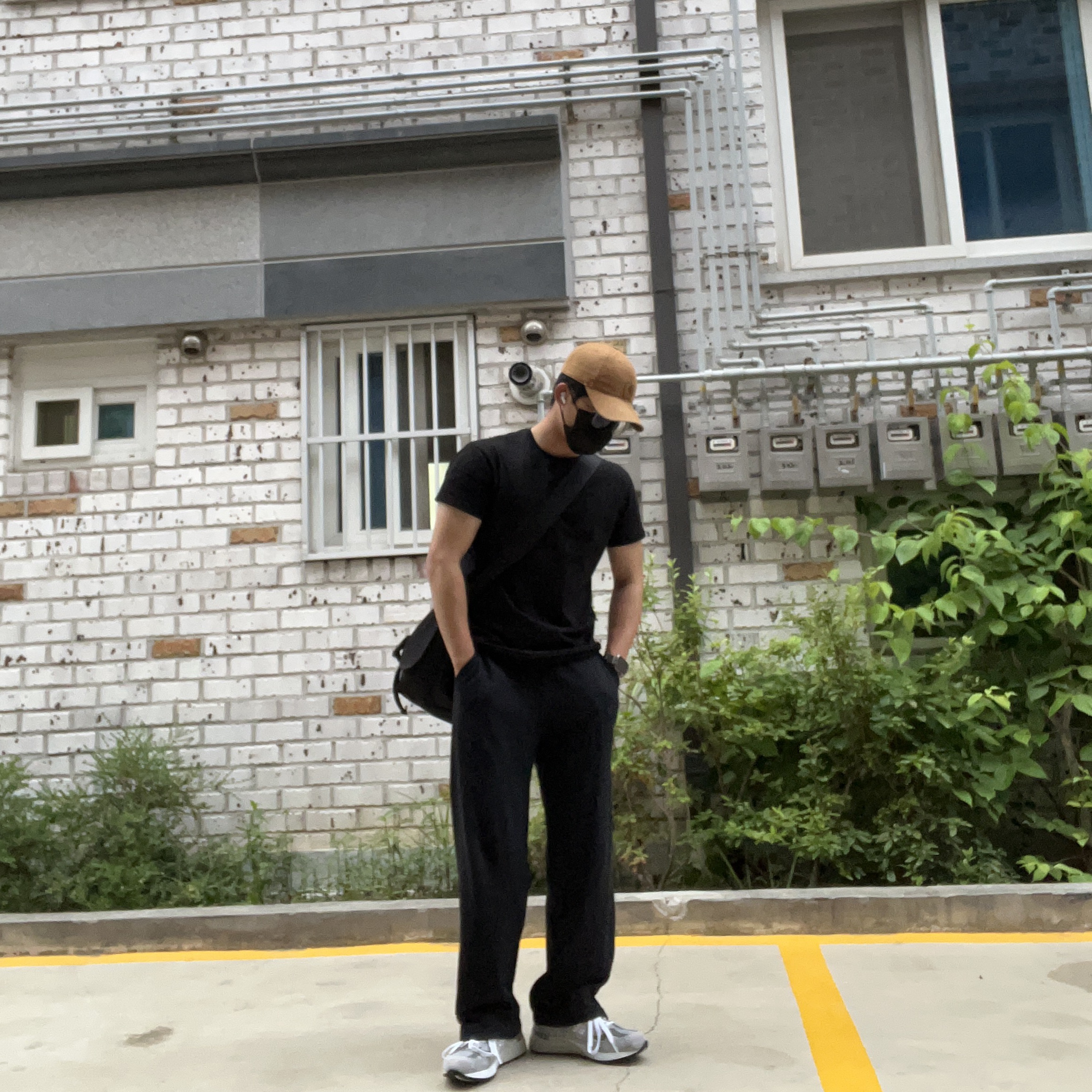 왕희찬 (@hee_ch) 님의 게시물 | KREAM